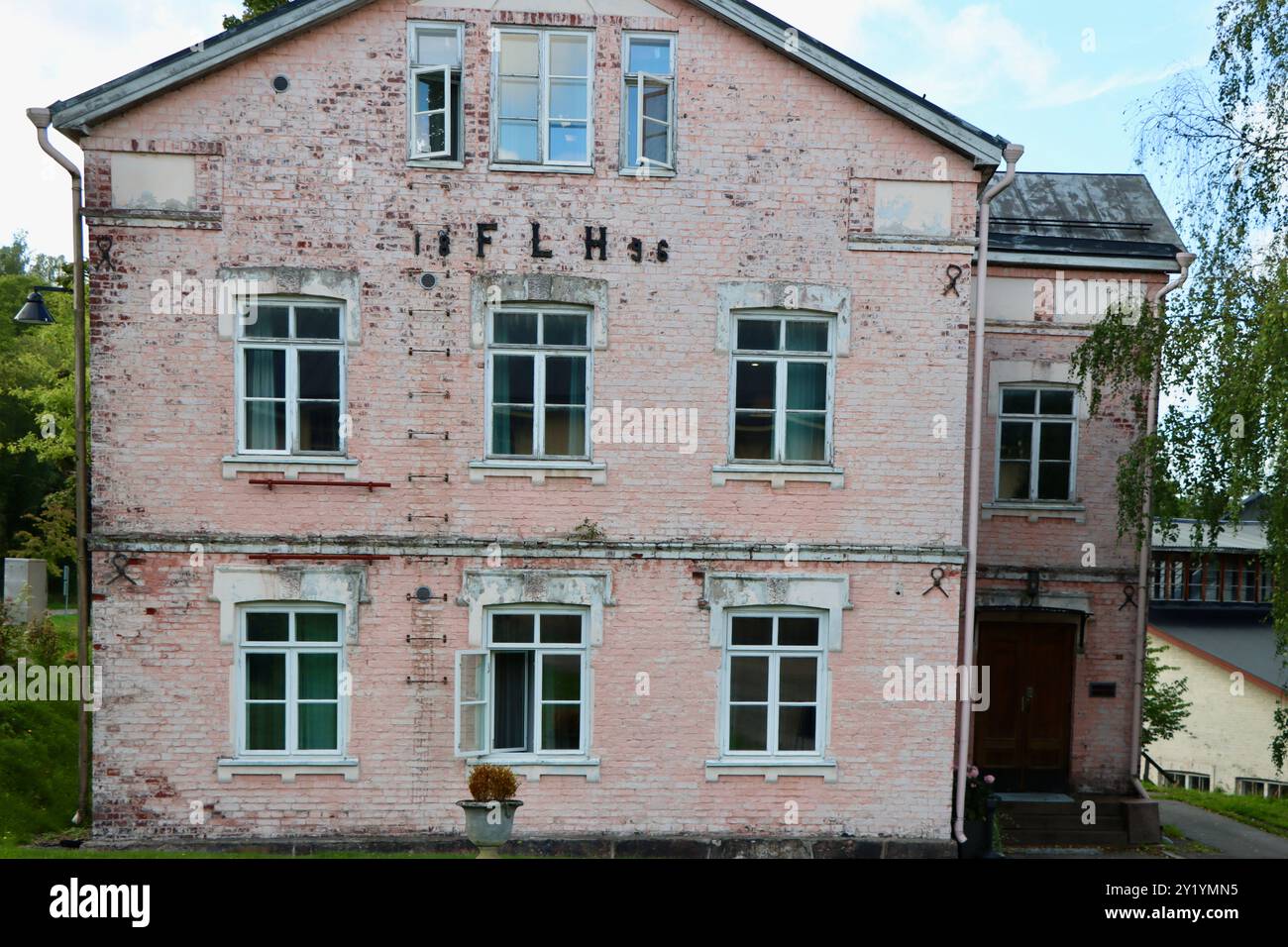Almost 400 year old Billnäs village by Svartå - Mustionjoki river ...