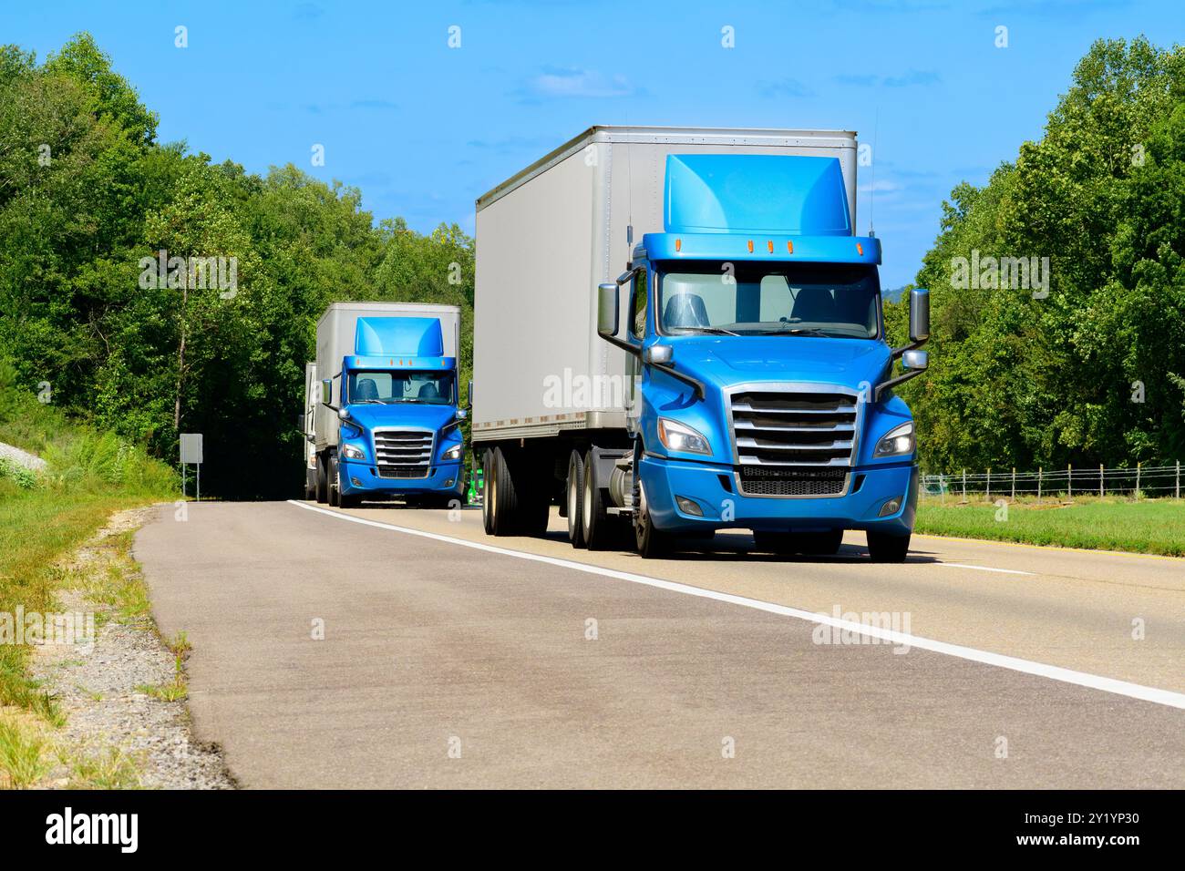 Highway truck driving down hi-res stock photography and images - Alamy