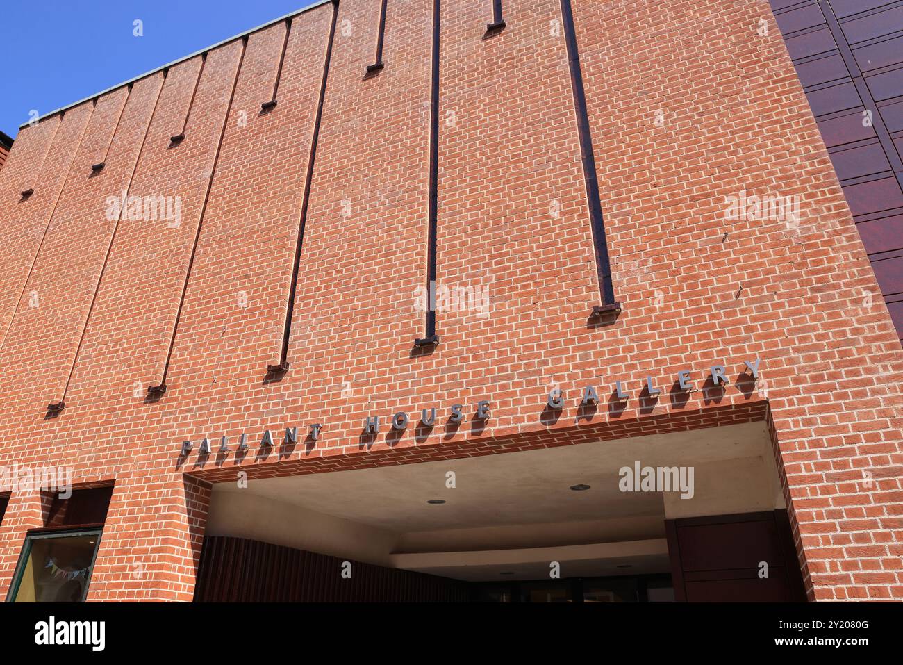 Pallant House Gallery, important modern British collections ...