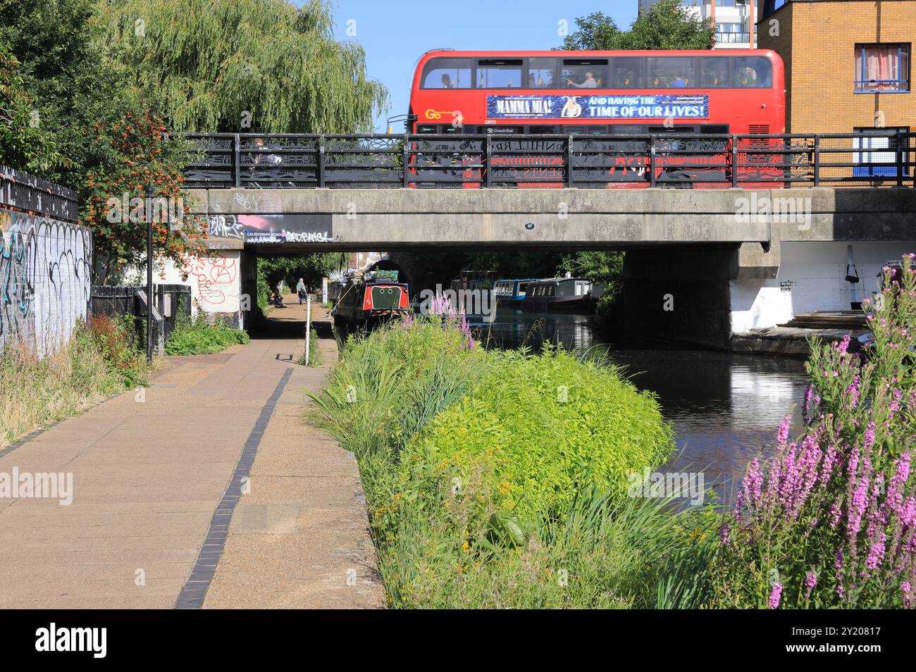 Regents Canal between Caledonian Road and York Way, near Kings Cross ...