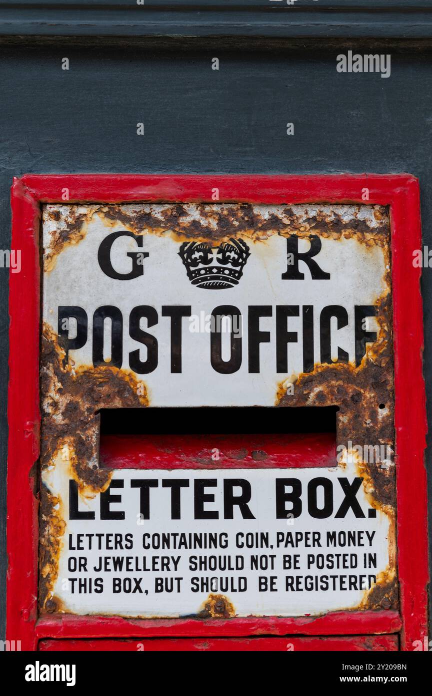 George 5th - George V - letter box on the front of a post office in ...