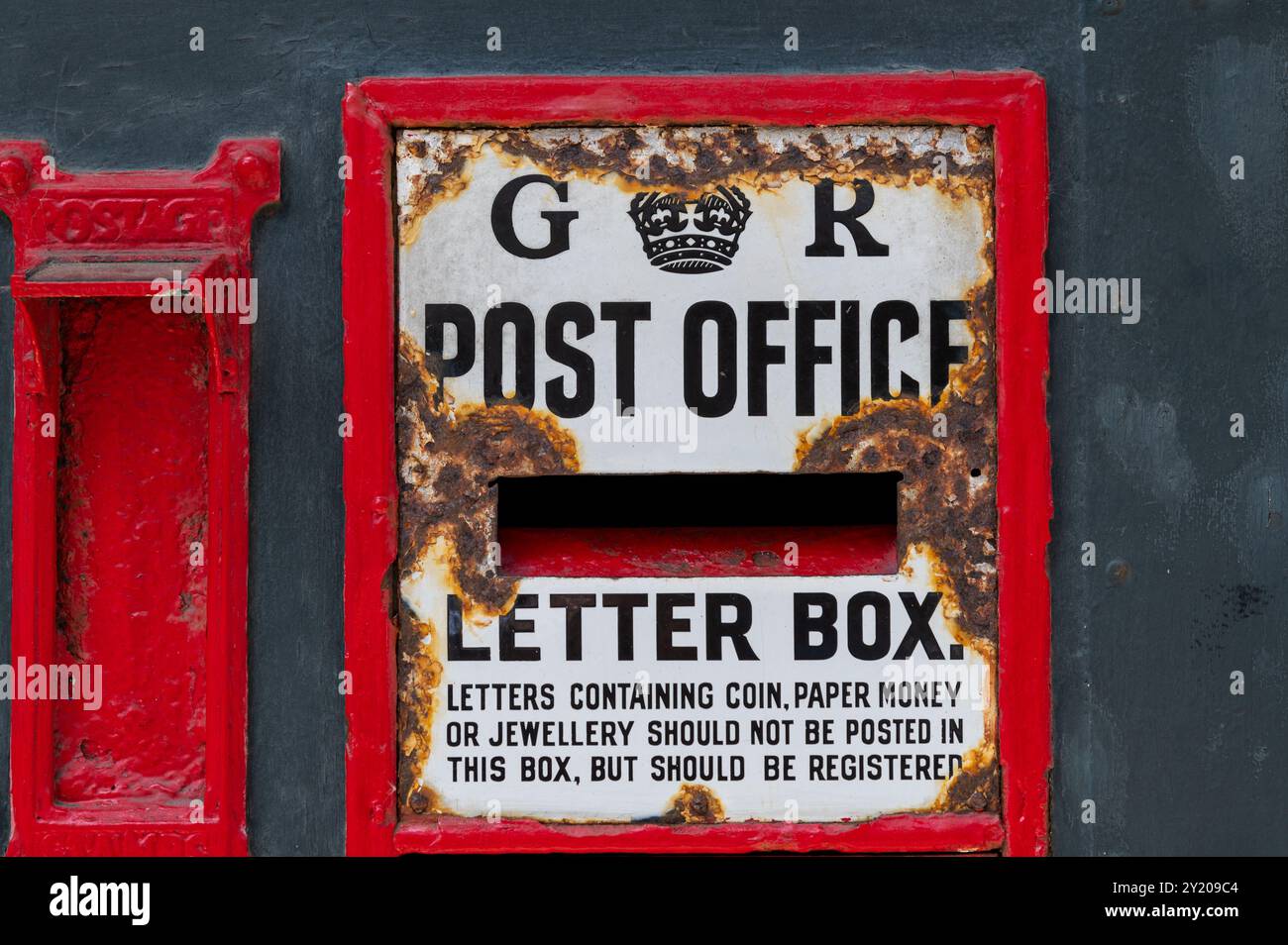 George 5th - George V - letter box on the front of a post office in ...