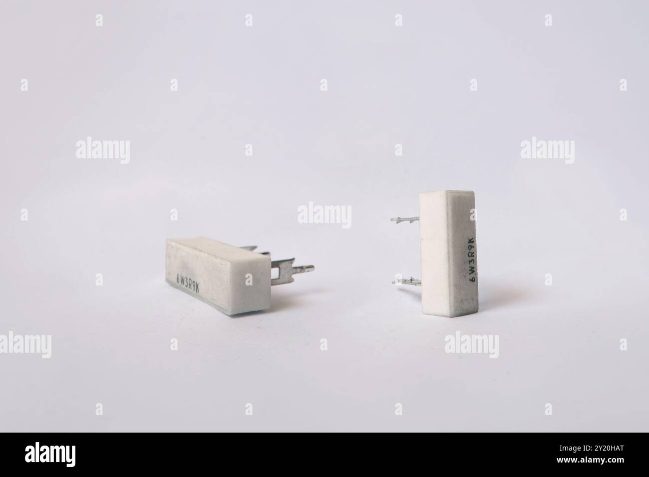 39 Ohm 6 Watt resistance. High power ceramic resistors Stock Photo - Alamy