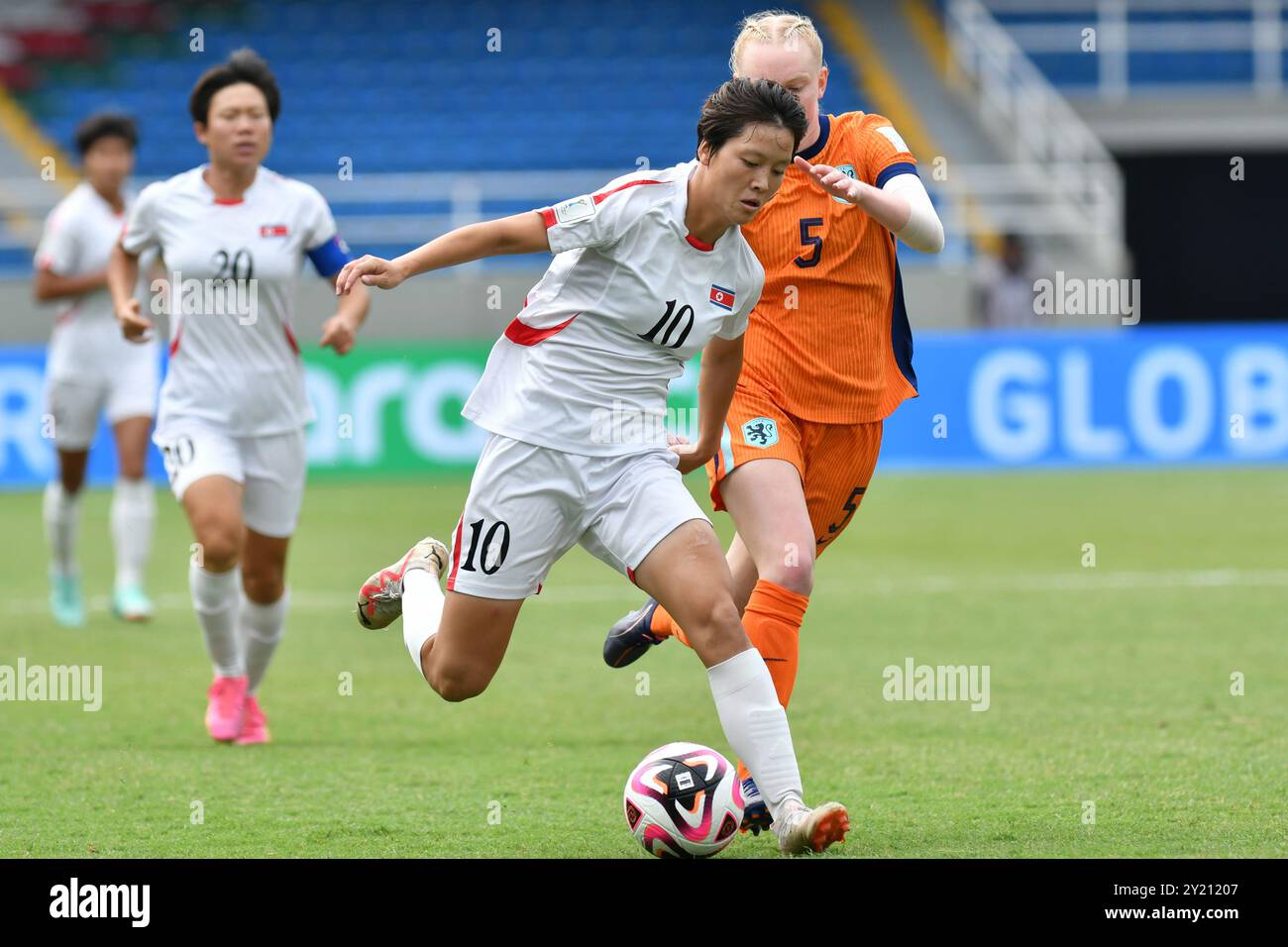 Cali, Colombia. 08th Sep, 2024. Jennifer Owusuaa of Netherlands battles ...