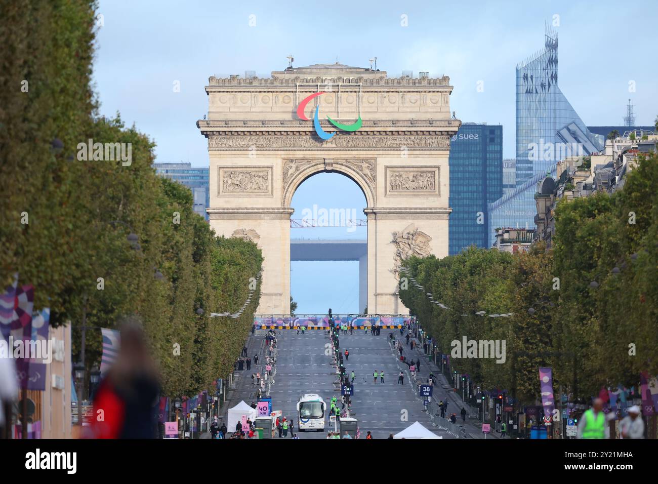 Paris, France. 8th Sep, 2024. L'Arc du Triomphe Marathon : Mens ...