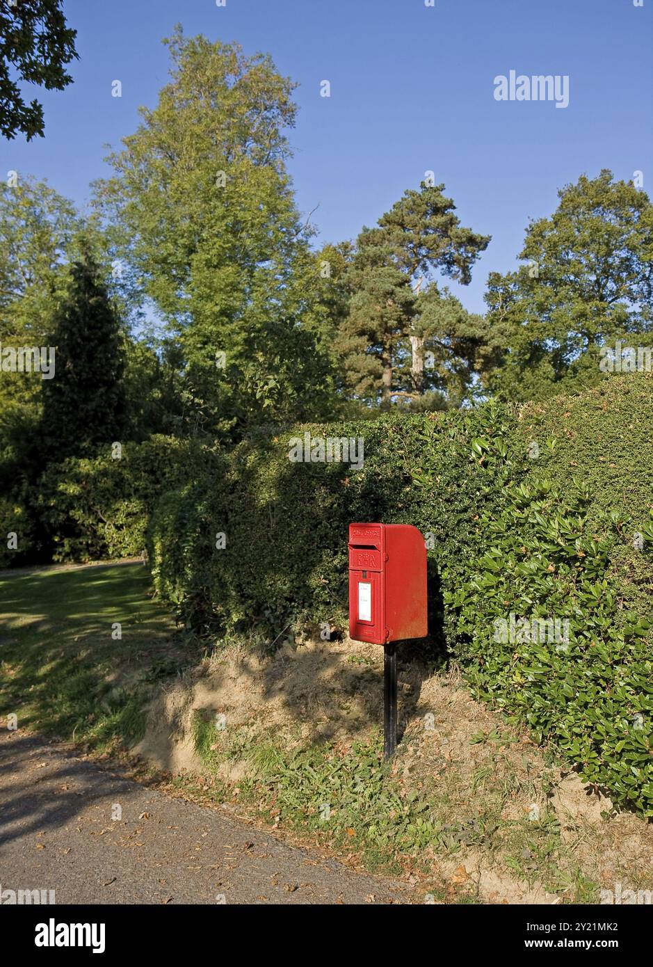 Post Mail Letter Box by roadside in southern England Stock Photo - Alamy