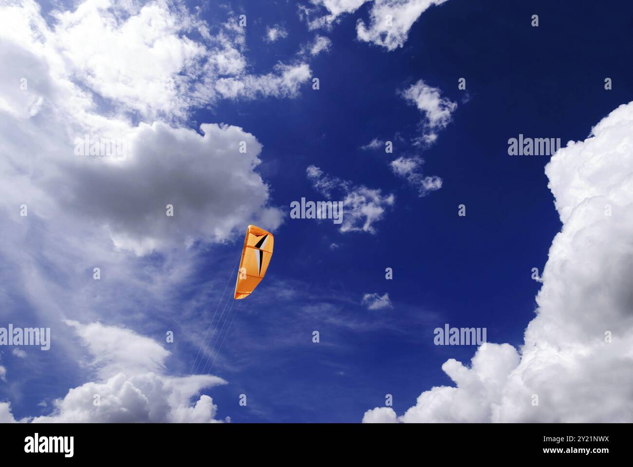 Coloured kite no wind hi-res stock photography and images - Alamy