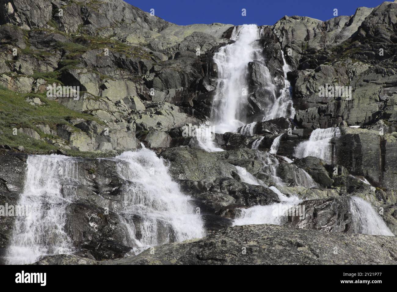 Daytime waterfalls hi-res stock photography and images - Alamy