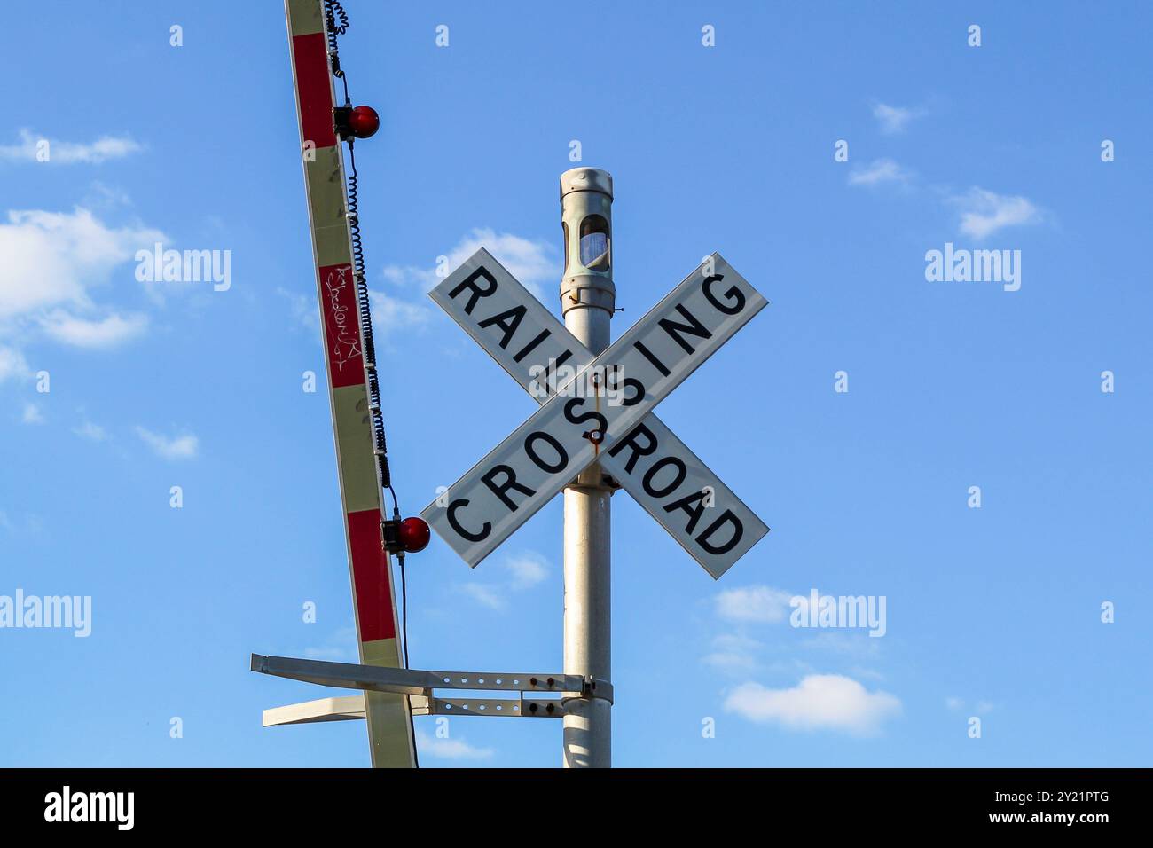 Railway crossing signage hi-res stock photography and images - Alamy