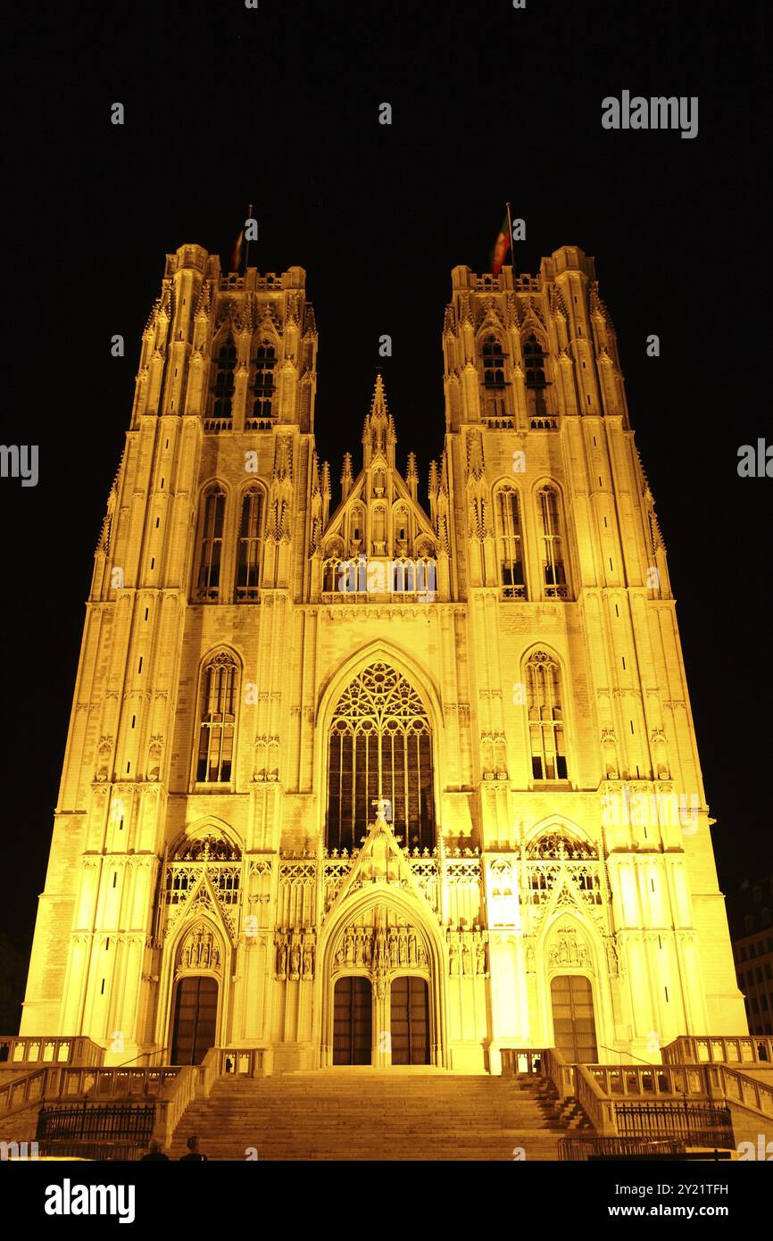 Cathedral St. Michael in Brussel at night illuminated during light show ...