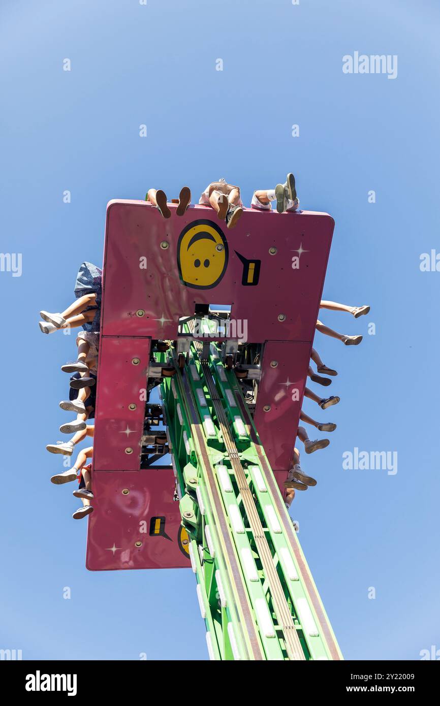 Vertical drop thrill ride hi-res stock photography and images - Alamy