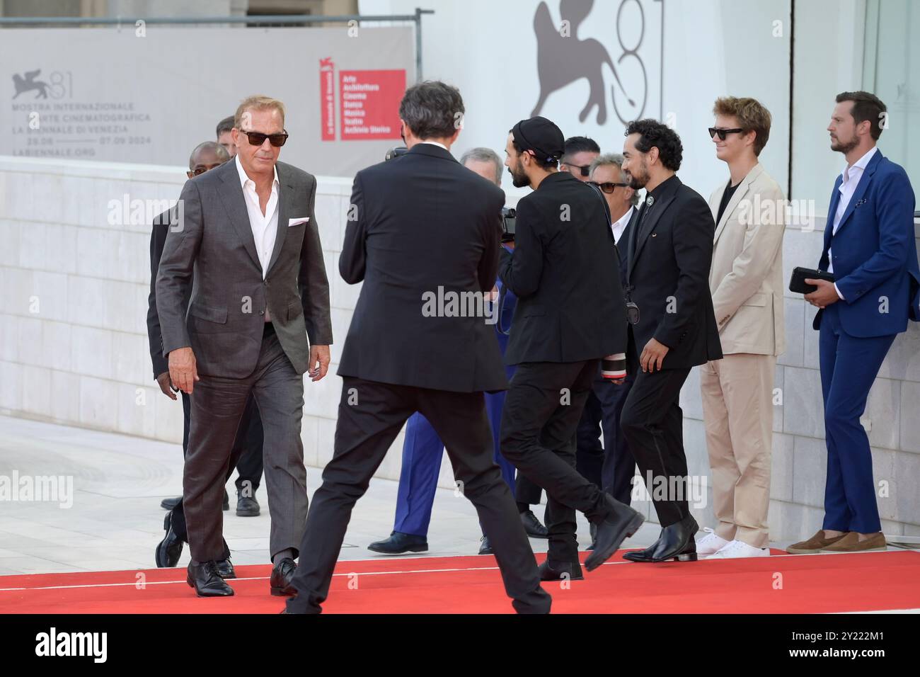 Venice Lido, Italy. 07th Sep, 2024. Kevin Costner attends the red ...