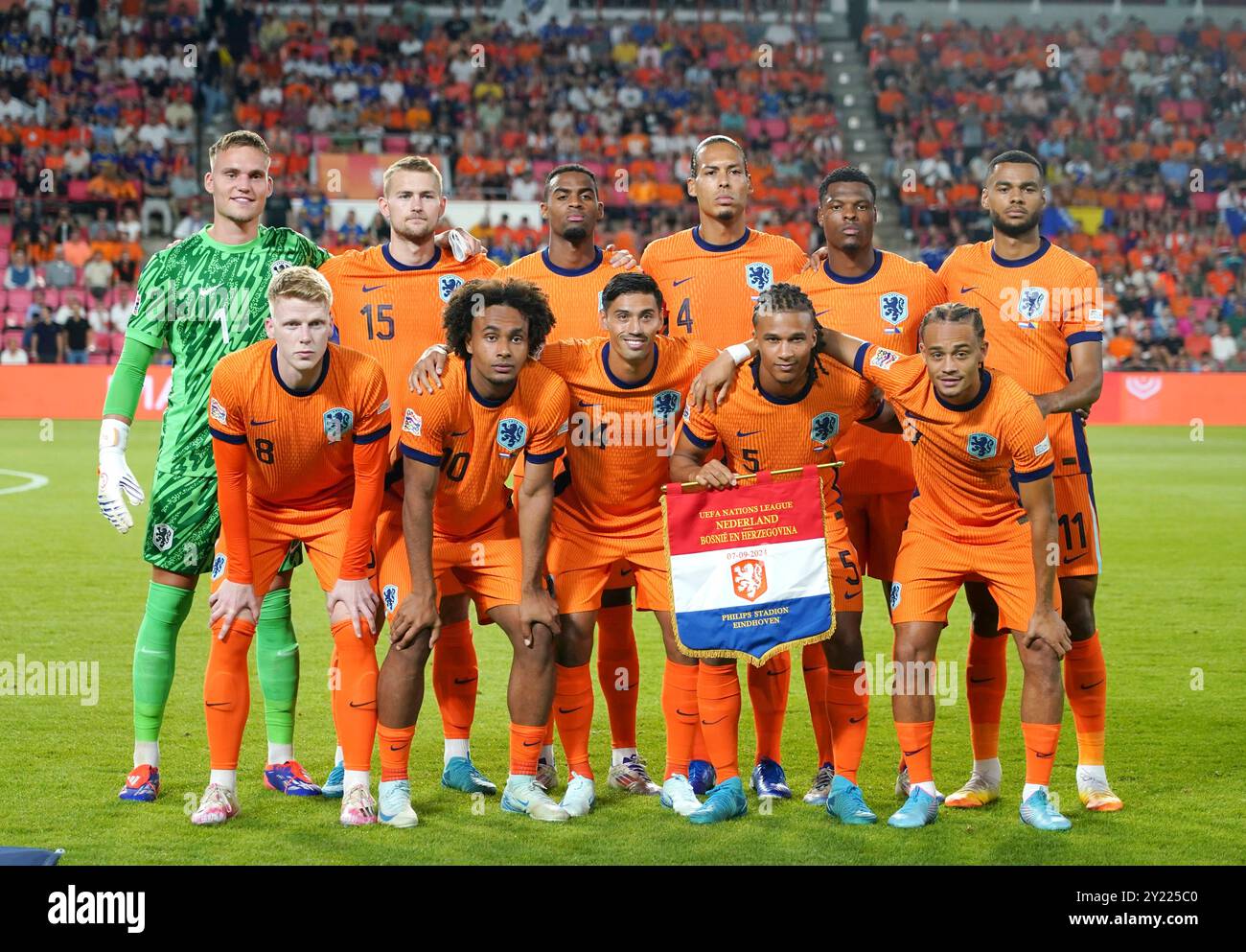 Line up Netherlands. goalkeeper Bart Verbruggen, Matthijs De Ligt, Ryan Gravenberch, Virgil van ...