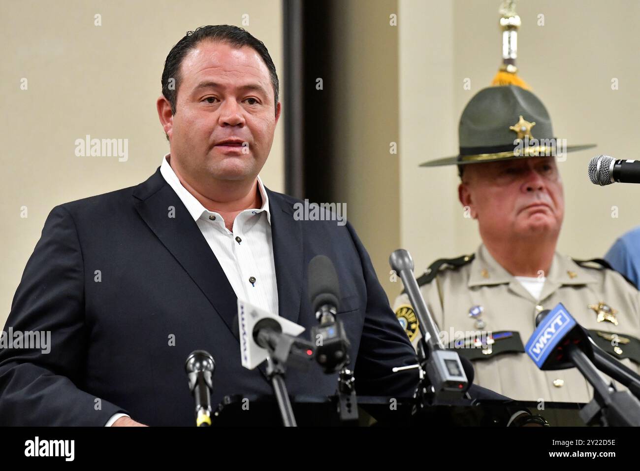 London Mayor Randall Weddle gives an update at the London Community ...