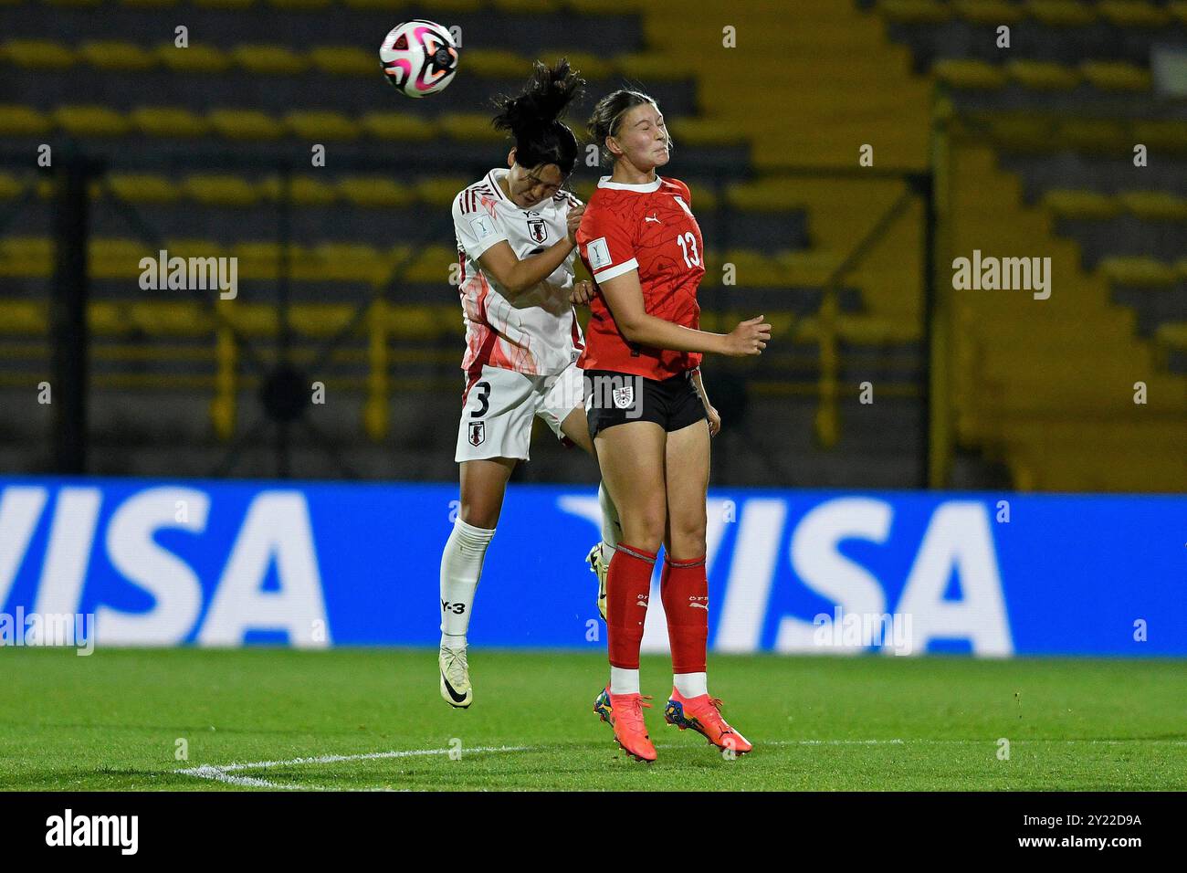 Estadio Metropolitano de Techo Alisa Ziletkina of Austria disputes the ...
