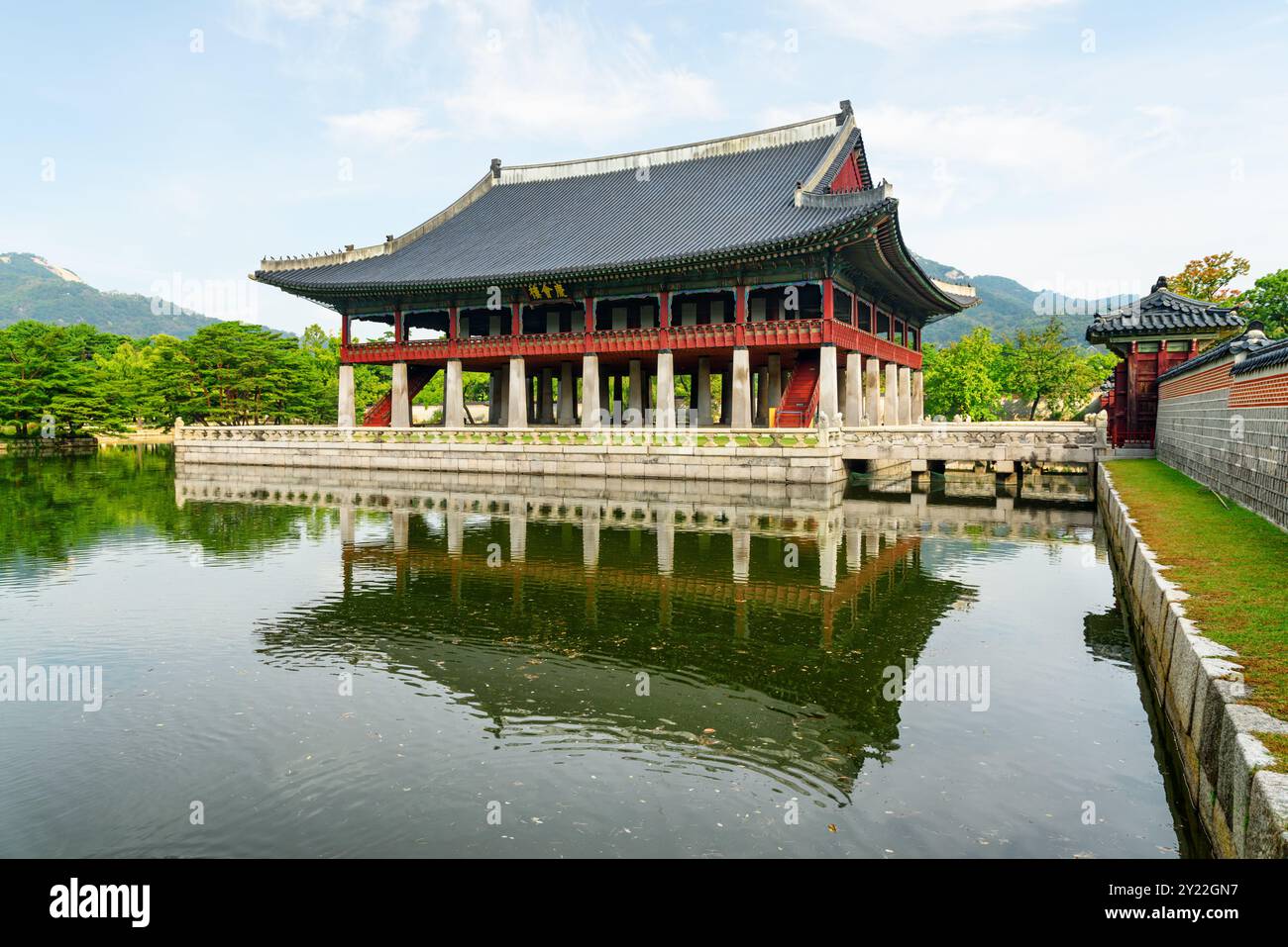 Gyeonghoeru Pavilion at Gyeongbokgung Palace, Seoul, South Korea Stock ...