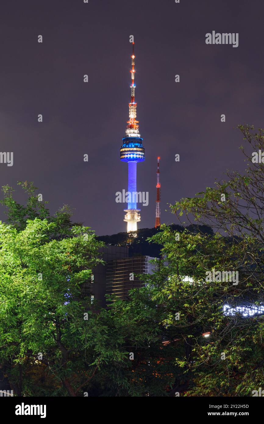Awesome night view of Namsan Seoul Tower, Seoul, South Korea Stock ...