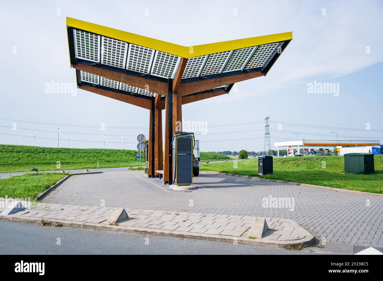 Media fase hi-res stock photography and images - Alamy