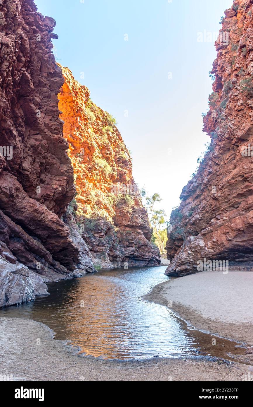 West macdonnell ranges mountain national park tjoritja pass cut hi-res ...