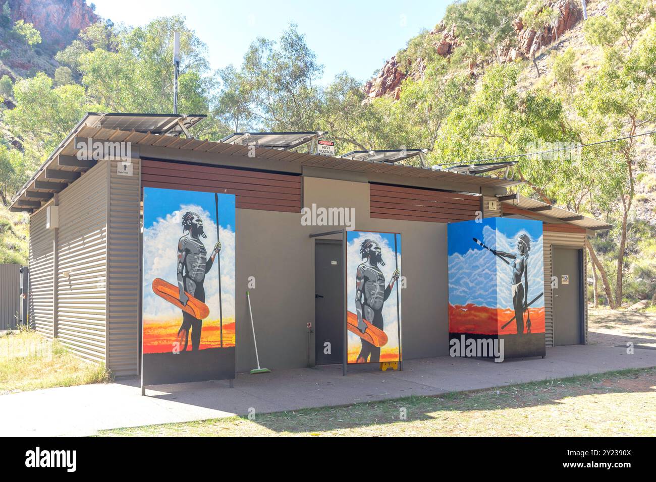 Colourful toilet block in Standley Chasm car park, Hugh, West ...