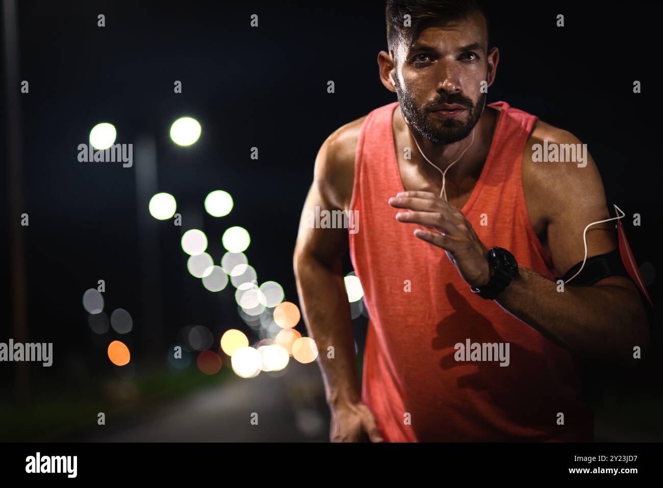 Running night hi-res stock photography and images - Alamy