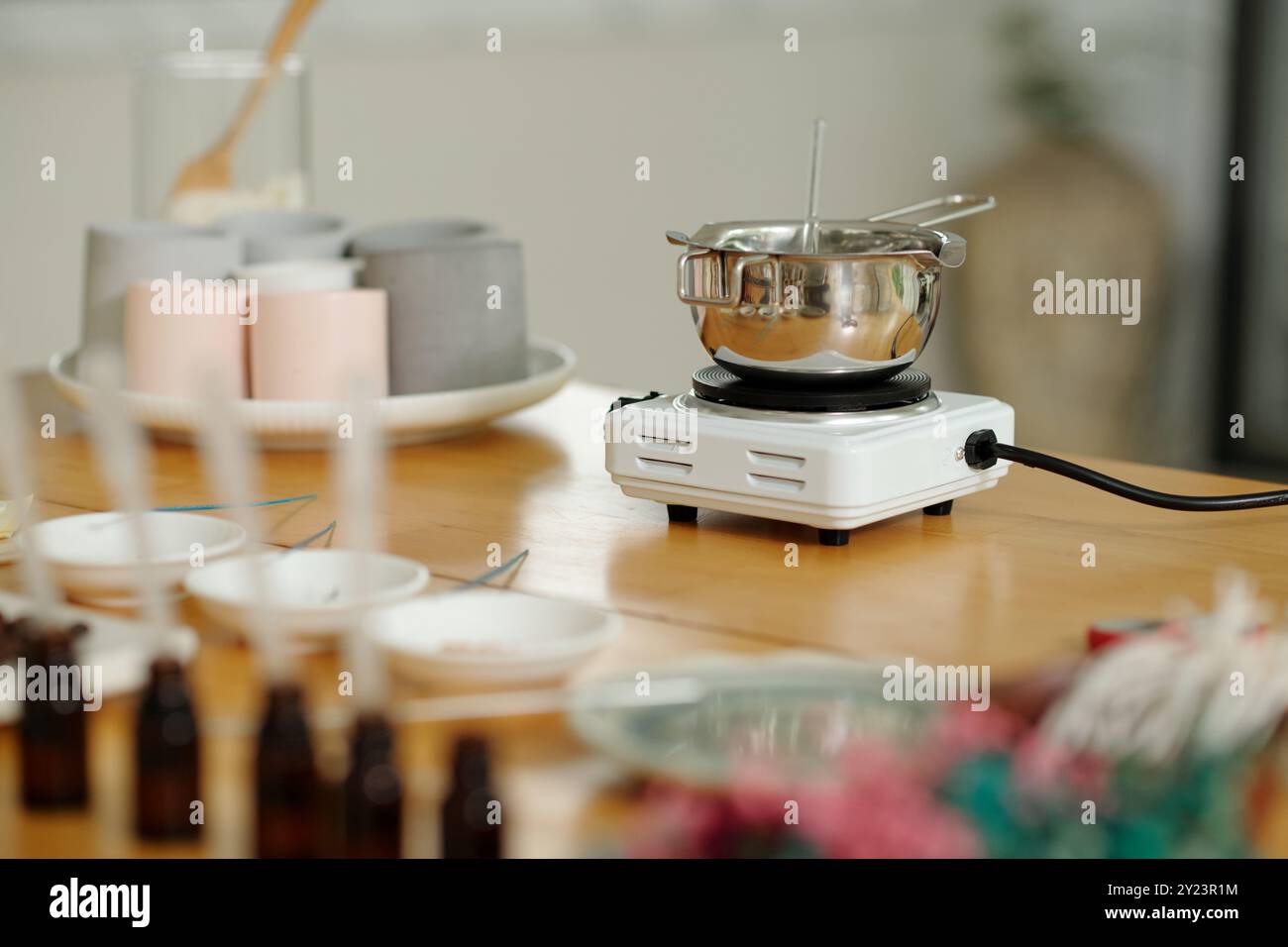 Paraffin melting hi-res stock photography and images - Alamy