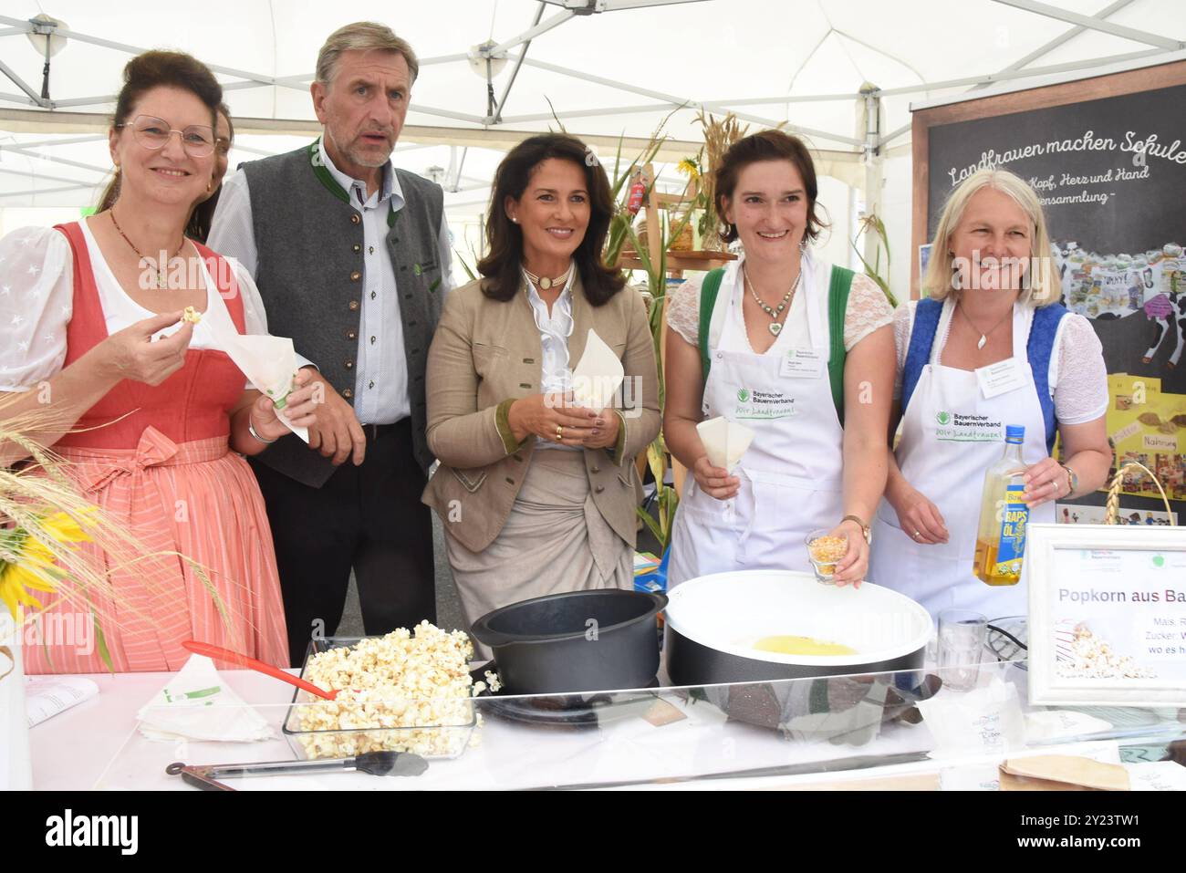 Christine Singer Bayerische Landesbaeuerin MdEP. Guenther Felssner BBK ...