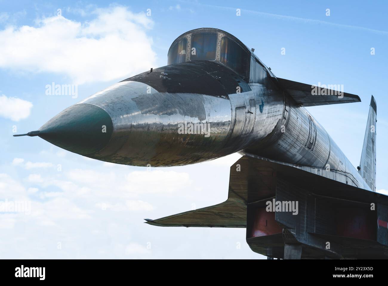Strike-reconnaissance aircraft with unique titanium and steel structure ...