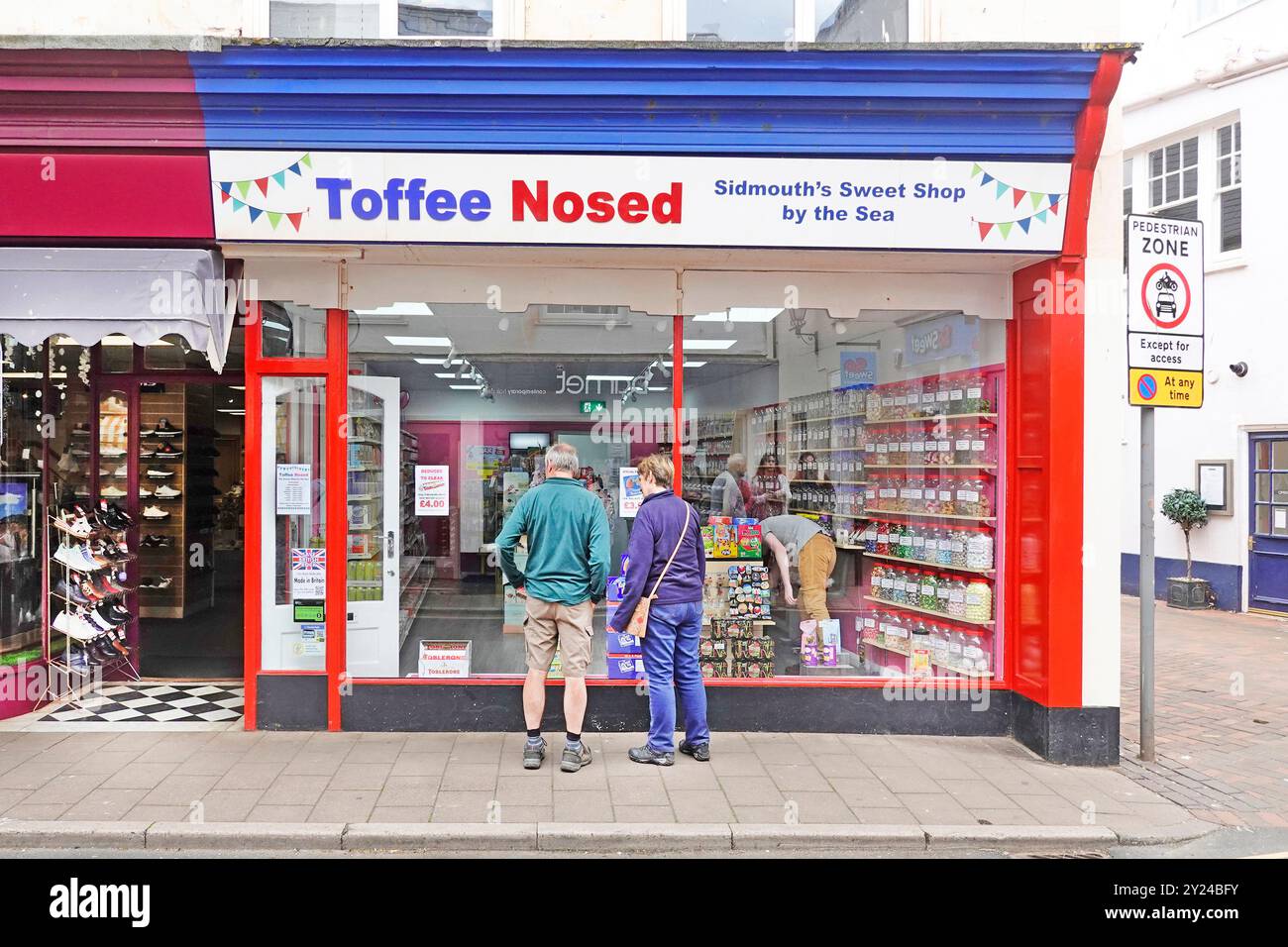 Toffee Nosed Sidmouth Sweet Shop front display by the sea attracts ...