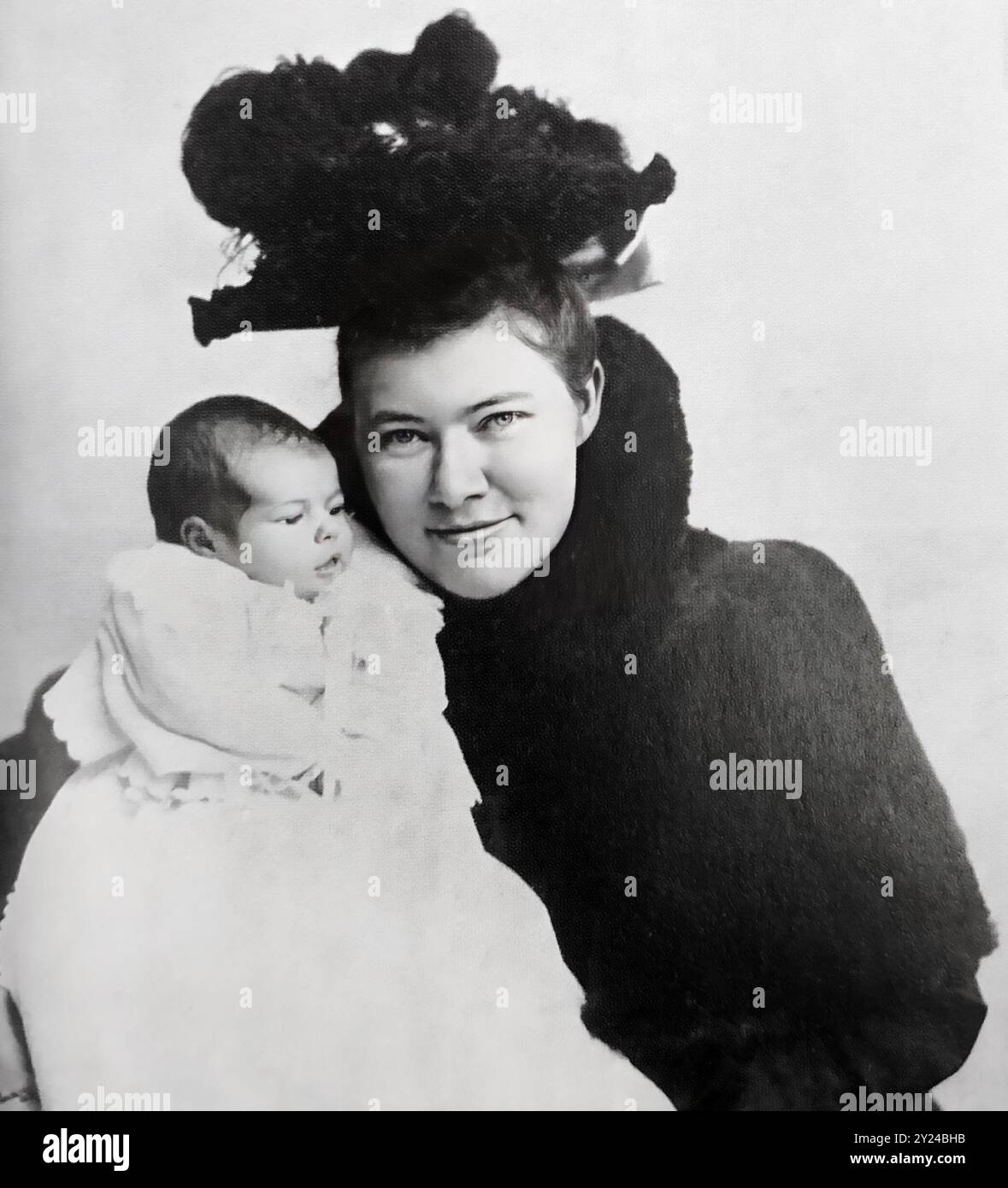 Ernest Hemingway and his mother Grace Hall Hemingway, 1899 Stock Photo ...