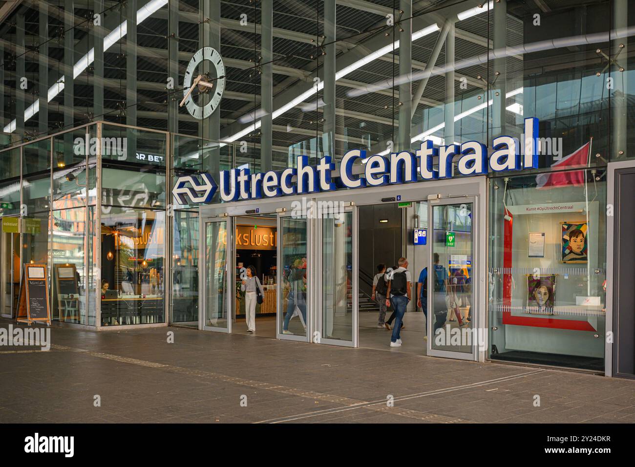 Passengers at the entrance to Utrecht Centraal railway station, Utrecht ...