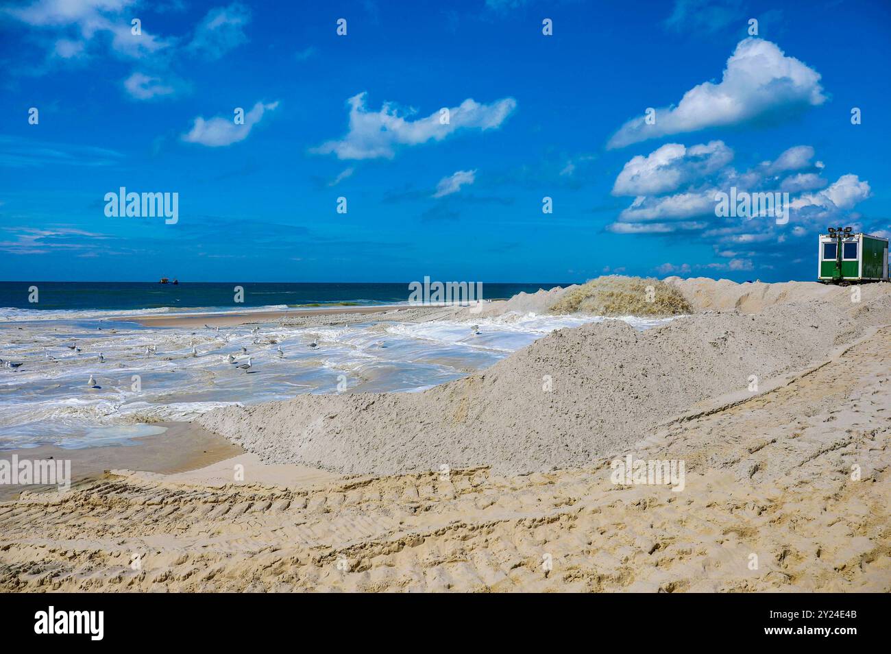 Die Sylter Küste ist der Gewalt des Meeres ständig unmittelbar ...