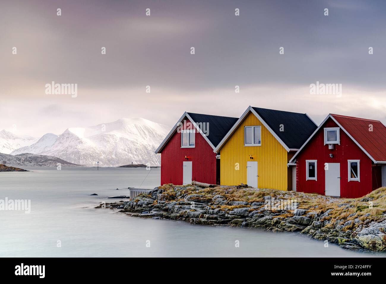 Traditional rorbu cabins by the sea Stock Photo - Alamy