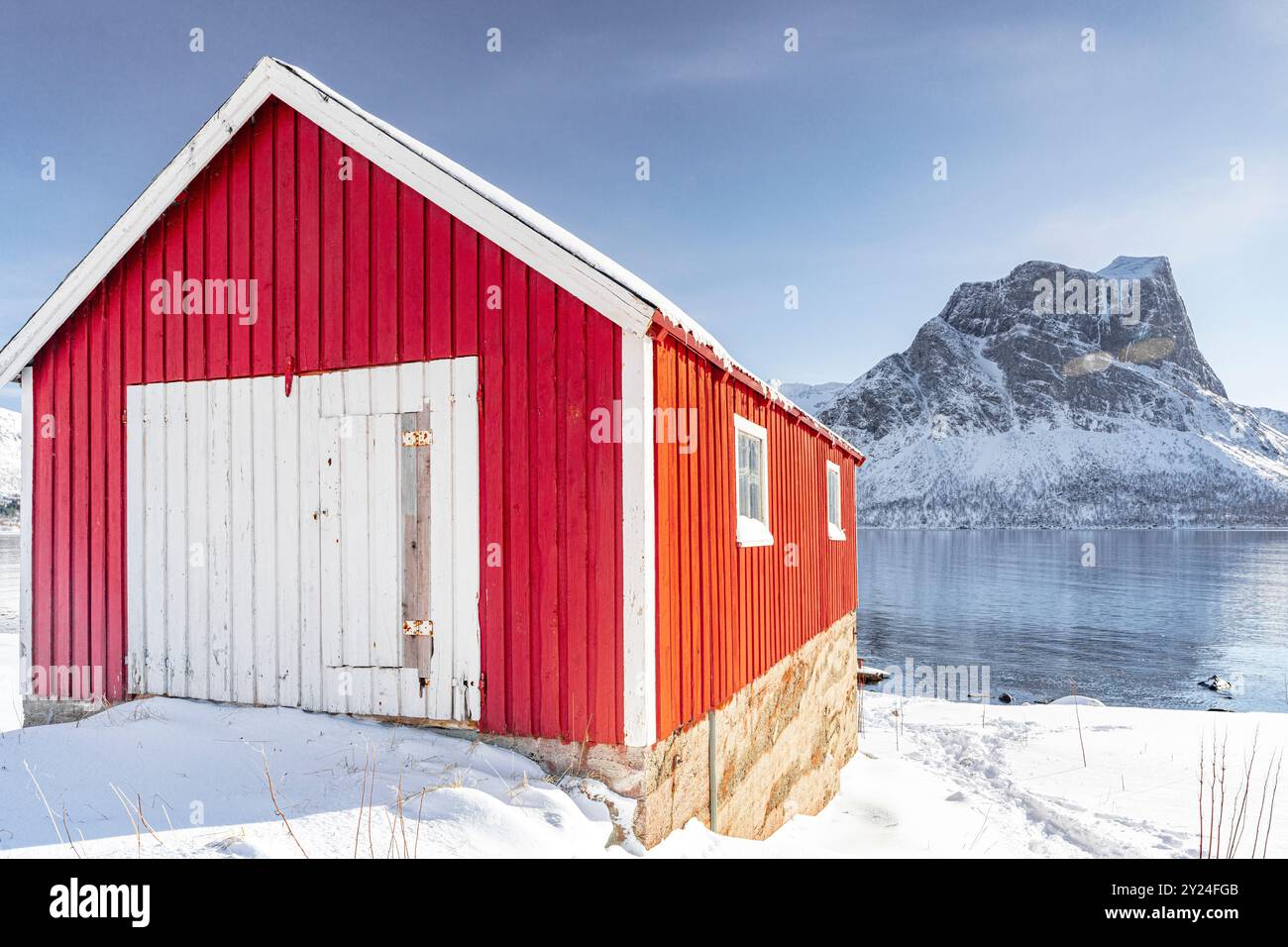 Traditional rorbu cabin by the sea, Norway Stock Photo - Alamy