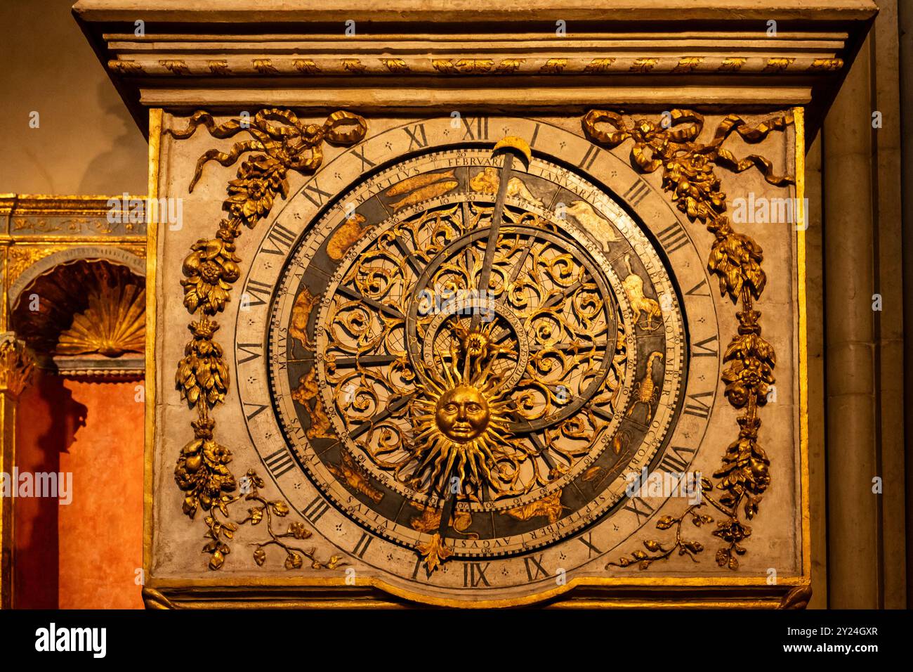 Astrolab clock hi-res stock photography and images - Alamy