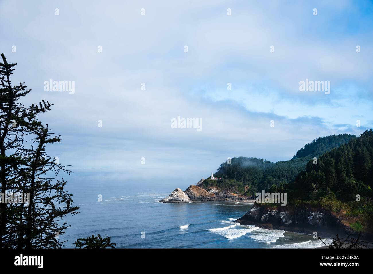 Lighthouse ocean view hi-res stock photography and images - Alamy