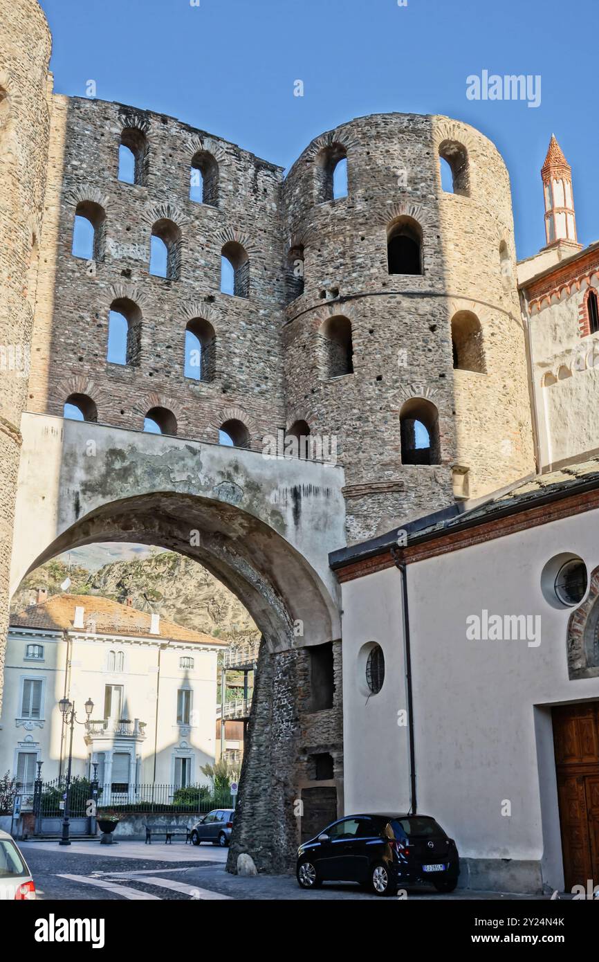 Porta Savoia, Susa, Milan, Italy Stock Photo - Alamy
