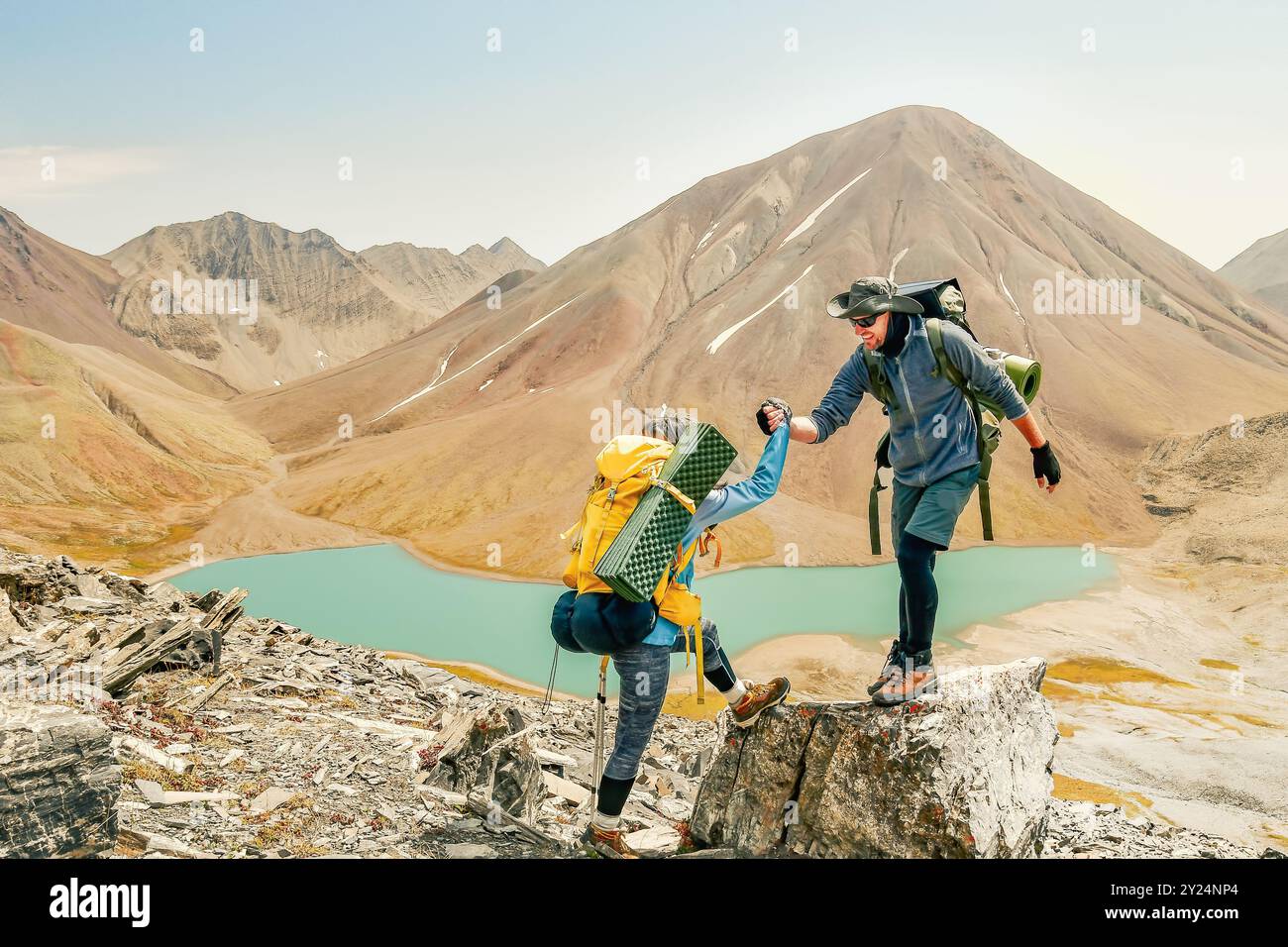 Teamwork rescuer hi-res stock photography and images - Alamy