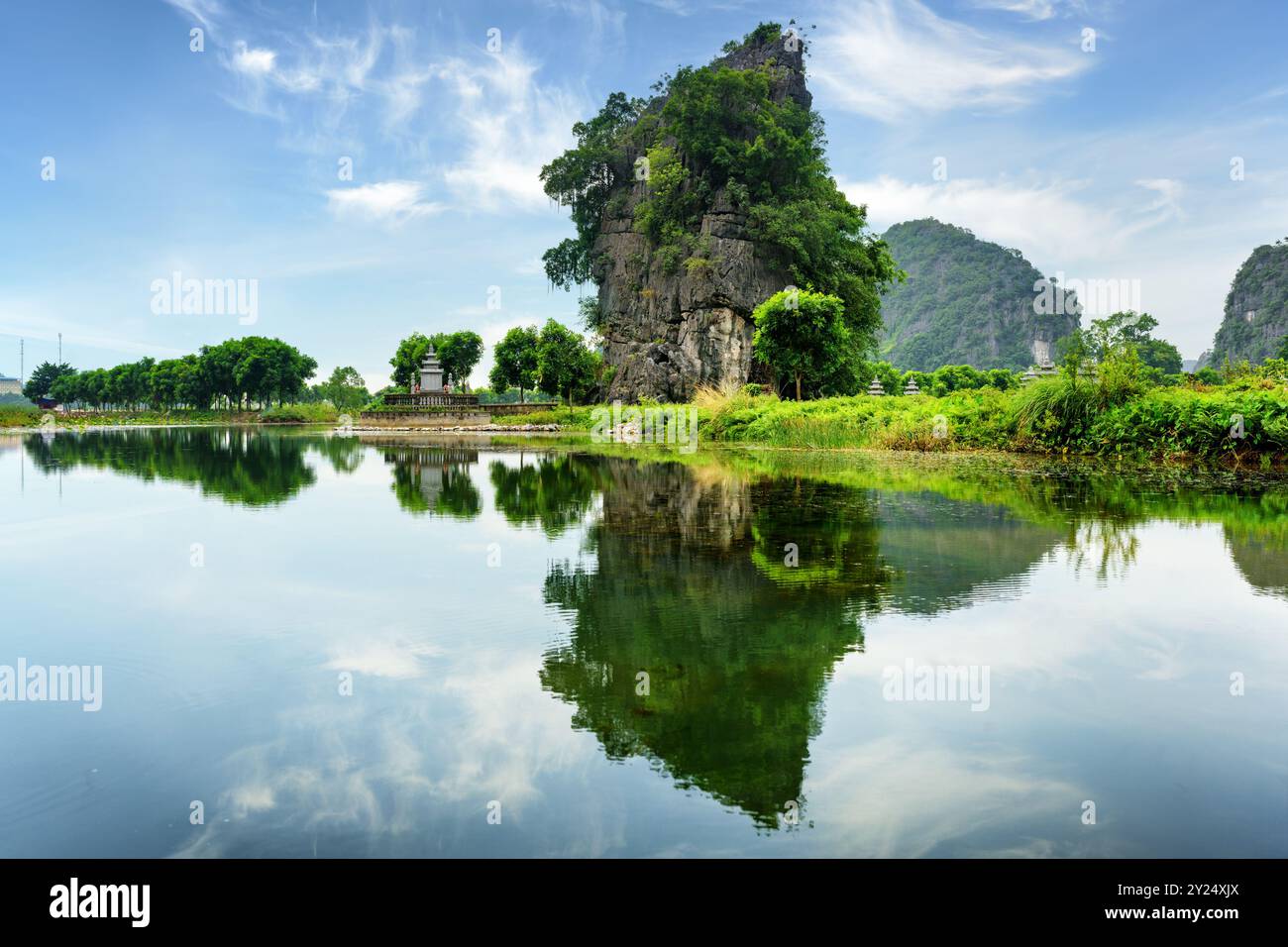 Karst tower hi-res stock photography and images - Alamy