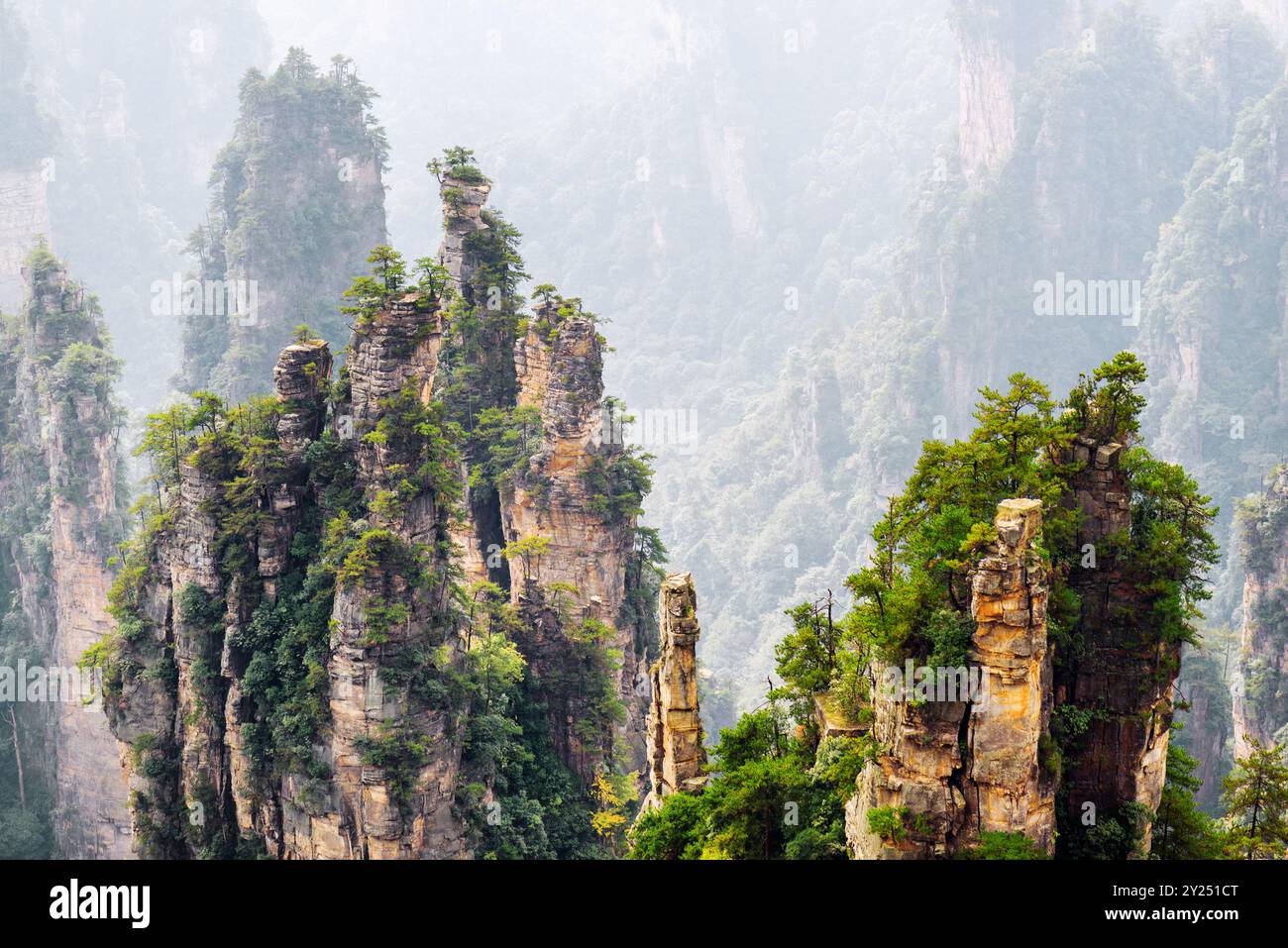 Amazing view of quartz sandstone pillars (Avatar Rocks Stock Photo - Alamy
