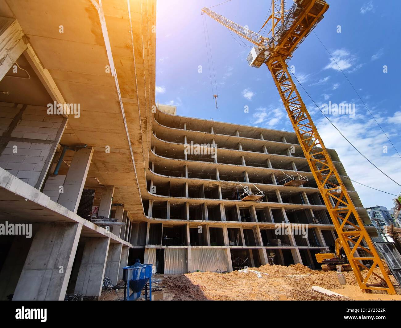 Building under construction working crane hi-res stock photography and ...