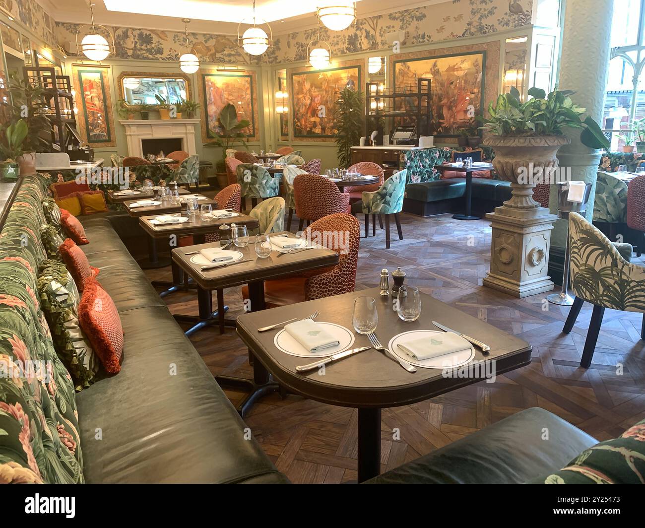 FILE PICS. 9th September, 2024. An Ivy Restaurant in Windsor, Berkshire ...