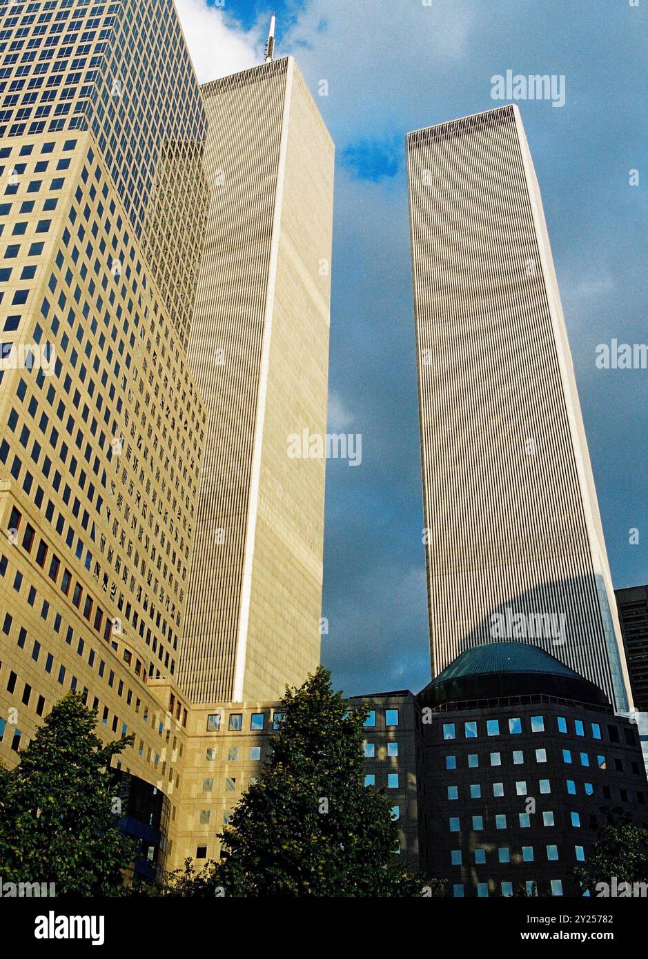 World trade center 1999 hi-res stock photography and images - Alamy
