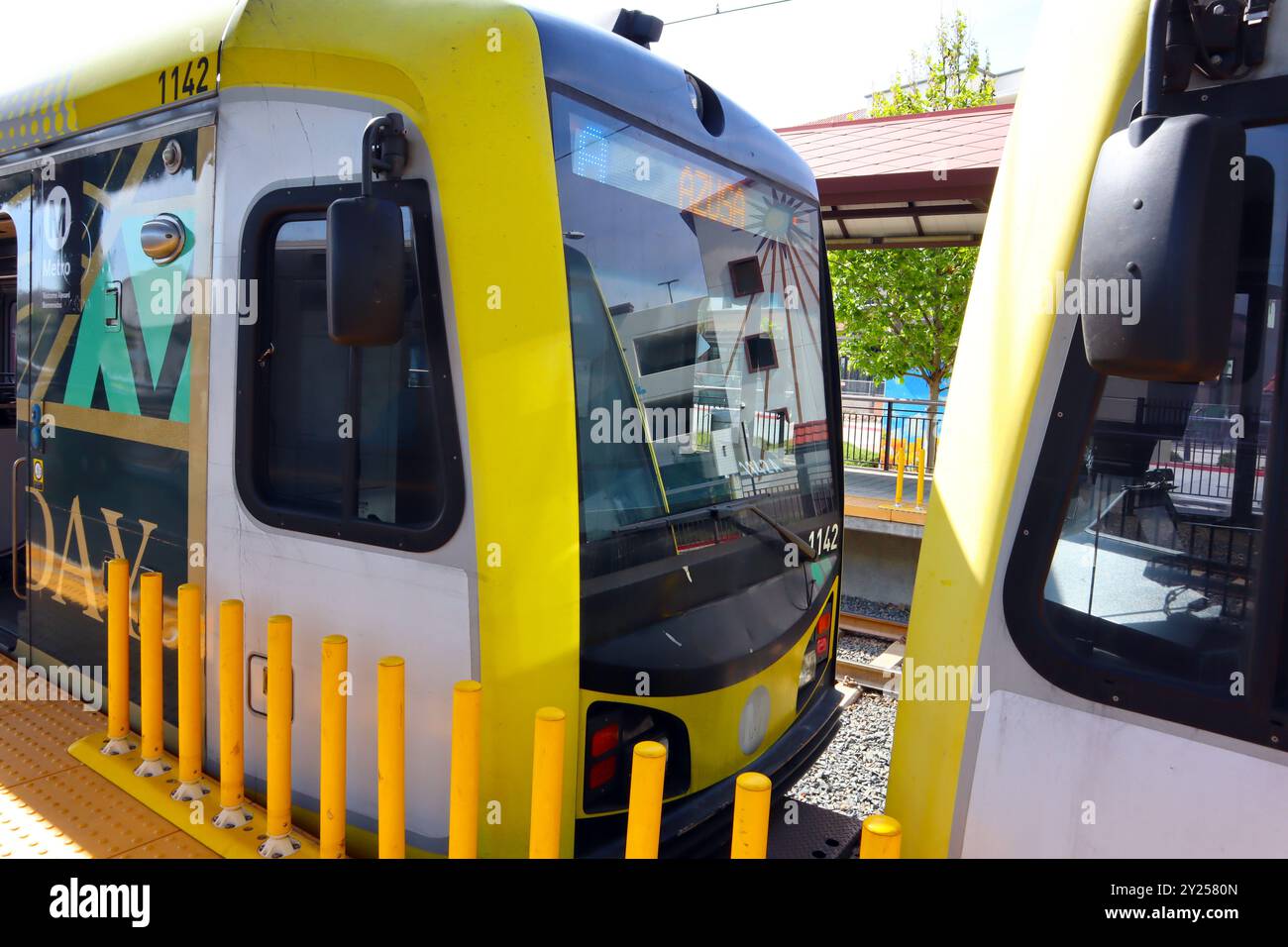 Metro blue line downtown los hi-res stock photography and images - Alamy