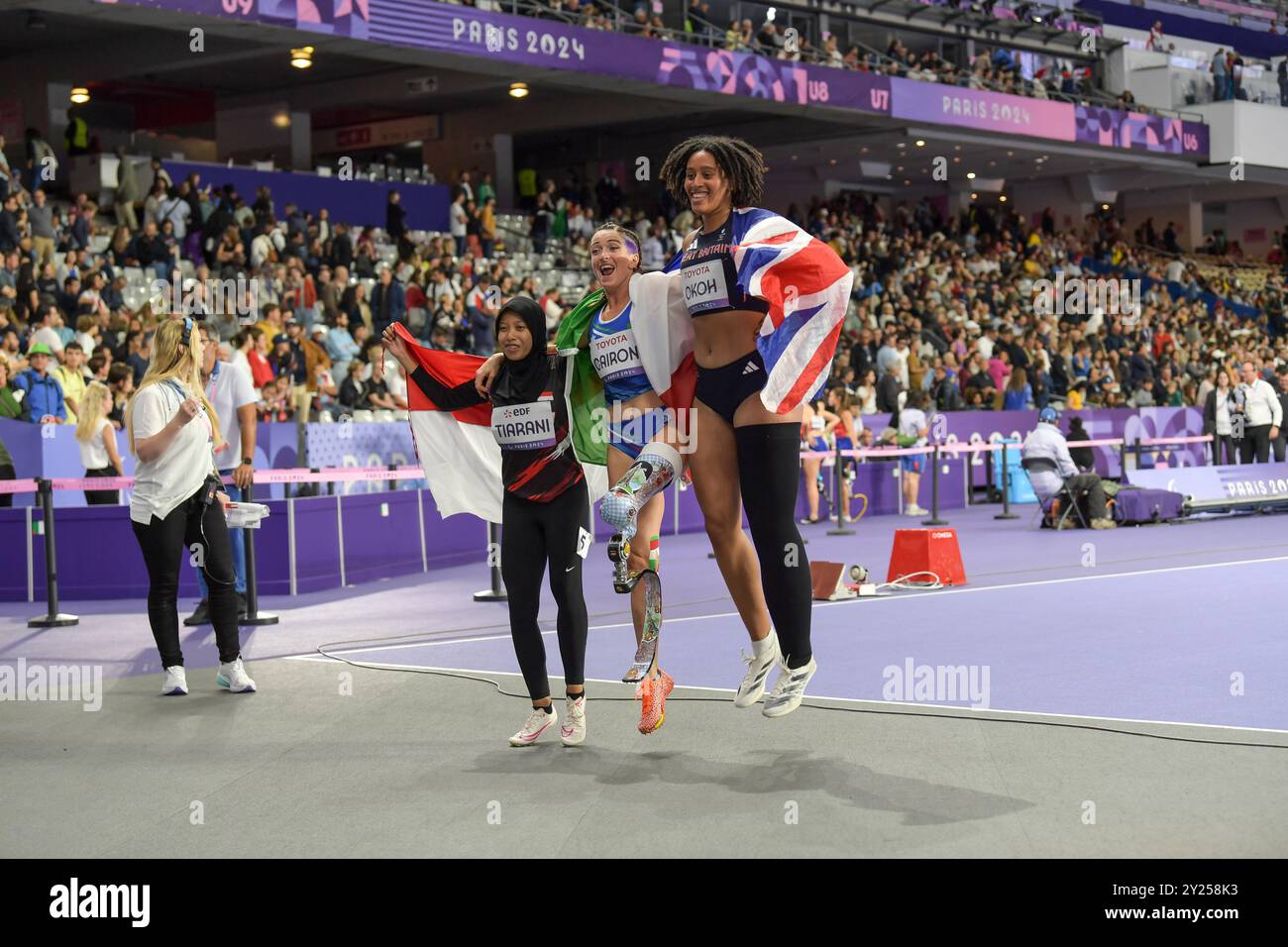Karisma Evi Tiarani of Indonesia celebrates her silver medal after ...
