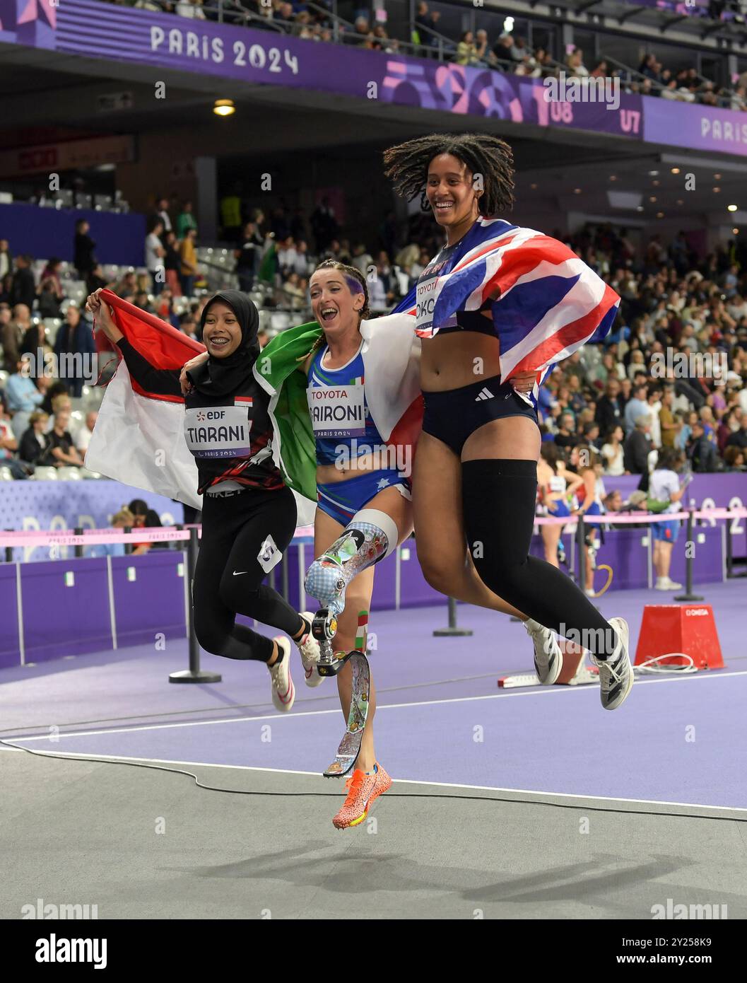Karisma Evi Tiarani of Indonesia celebrates her silver medal after ...