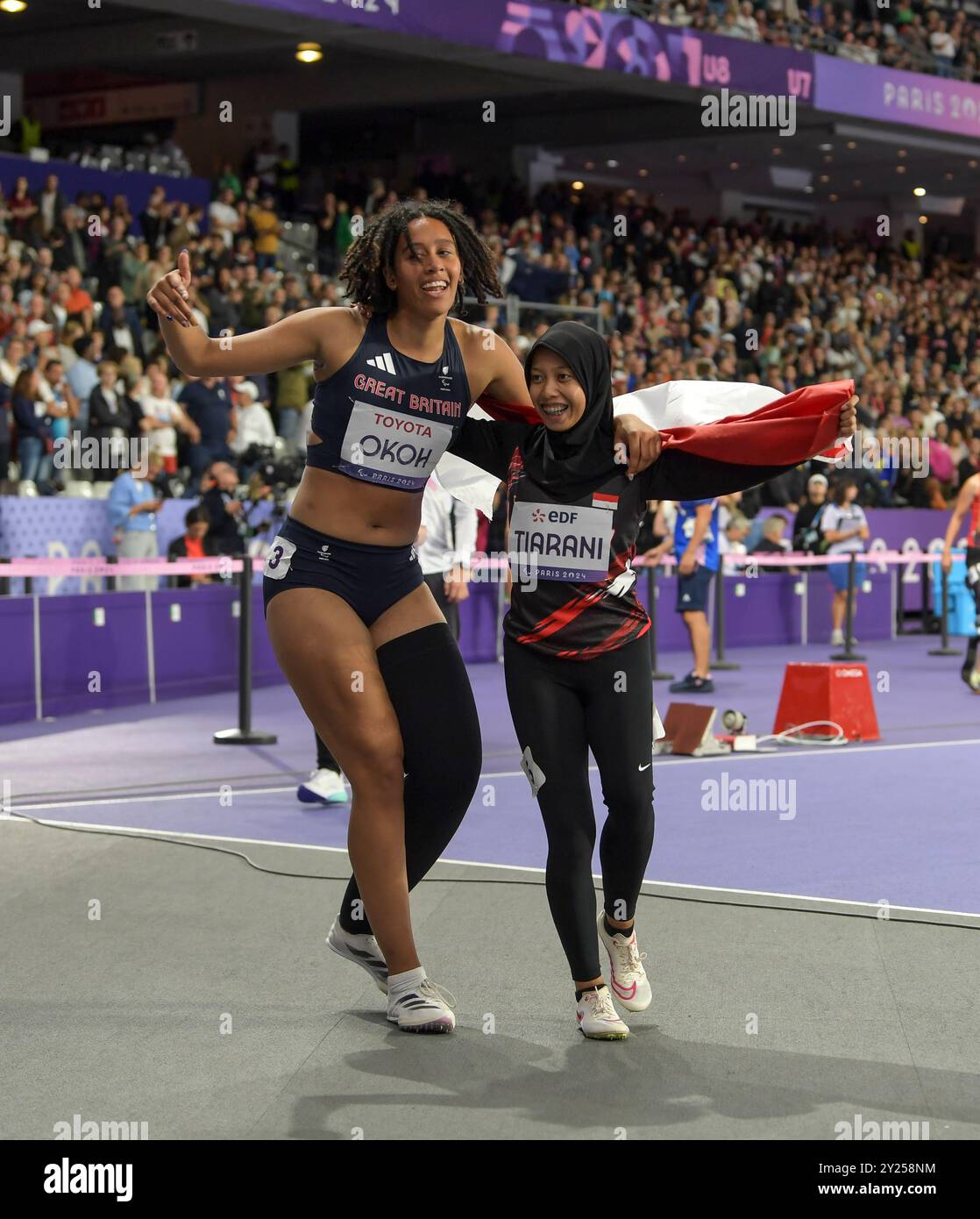 Karisma Evi Tiarani of Indonesia and Ndidikama Okoh of Great Britain ...