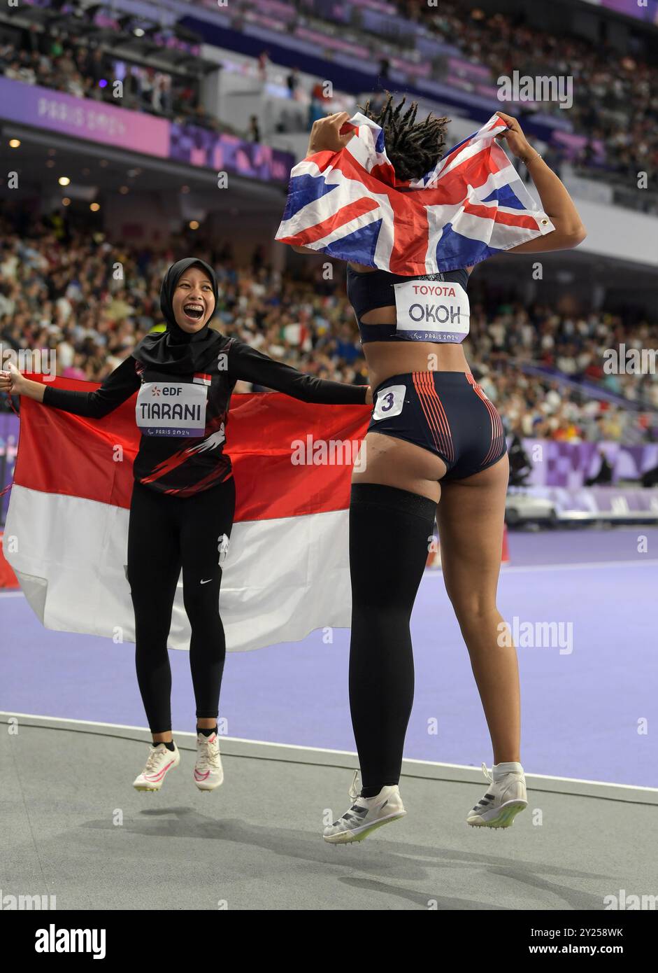 Karisma Evi Tiarani of Indonesia and Ndidikama Okoh of Great Britain ...