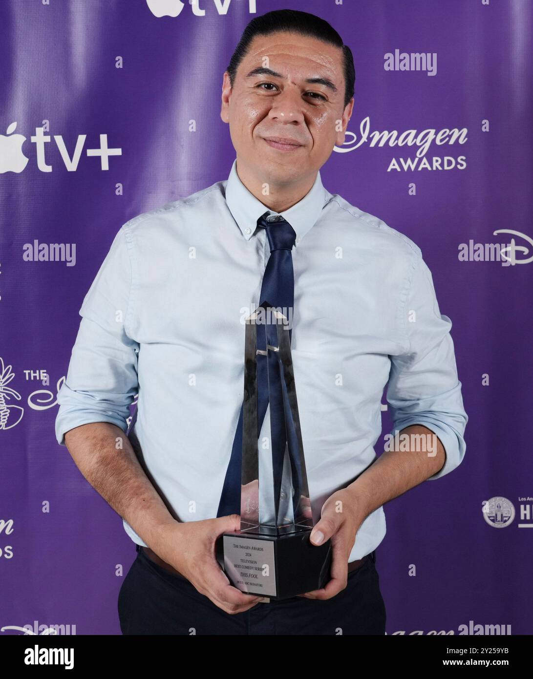 Los Angeles, USA. 08th Sep, 2024. Chris Estrada pose with the award at ...