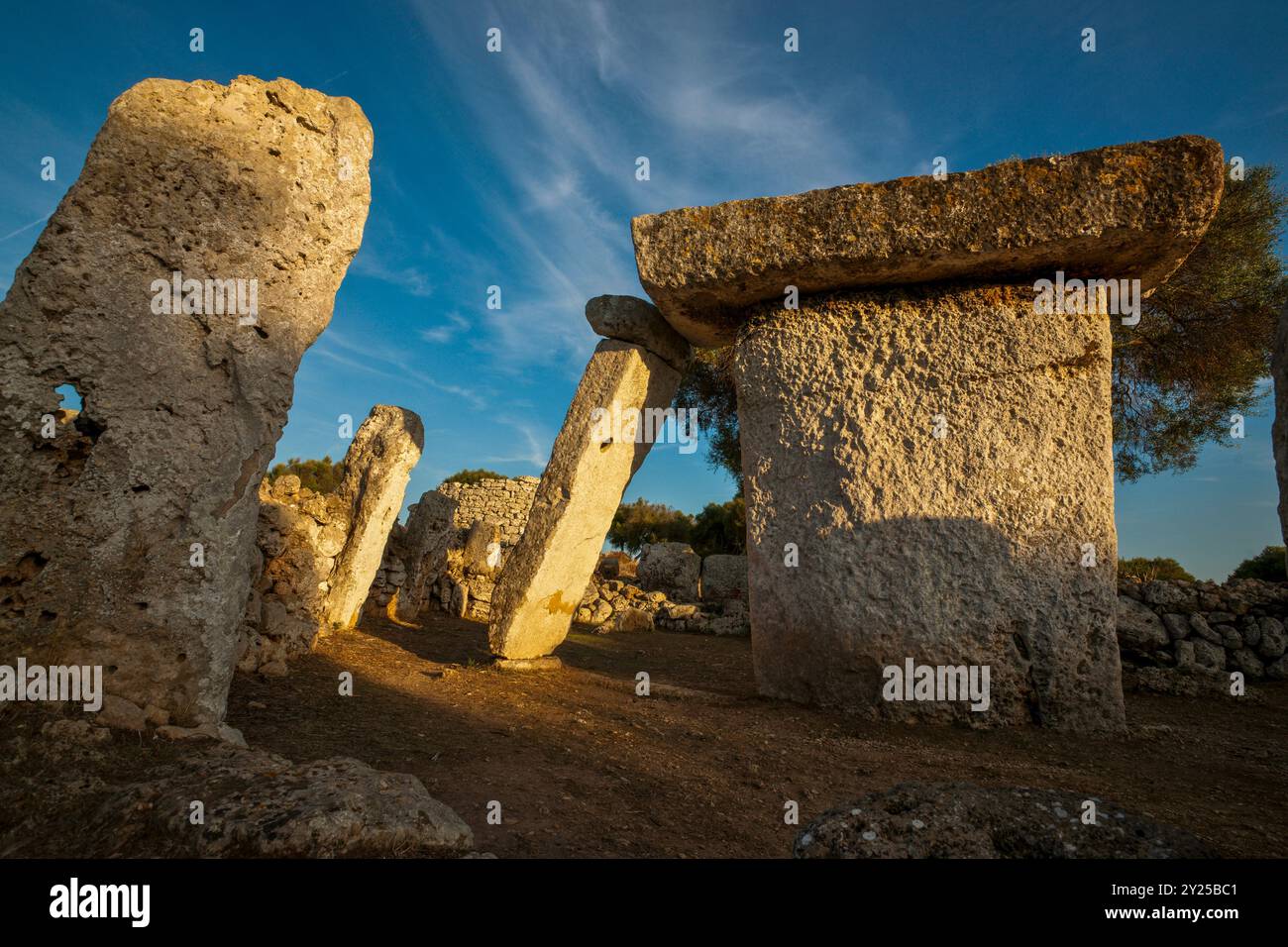 prehistoric settlement of Talatí de Dalt, sanctuary of "Taula", 1300 BC ...